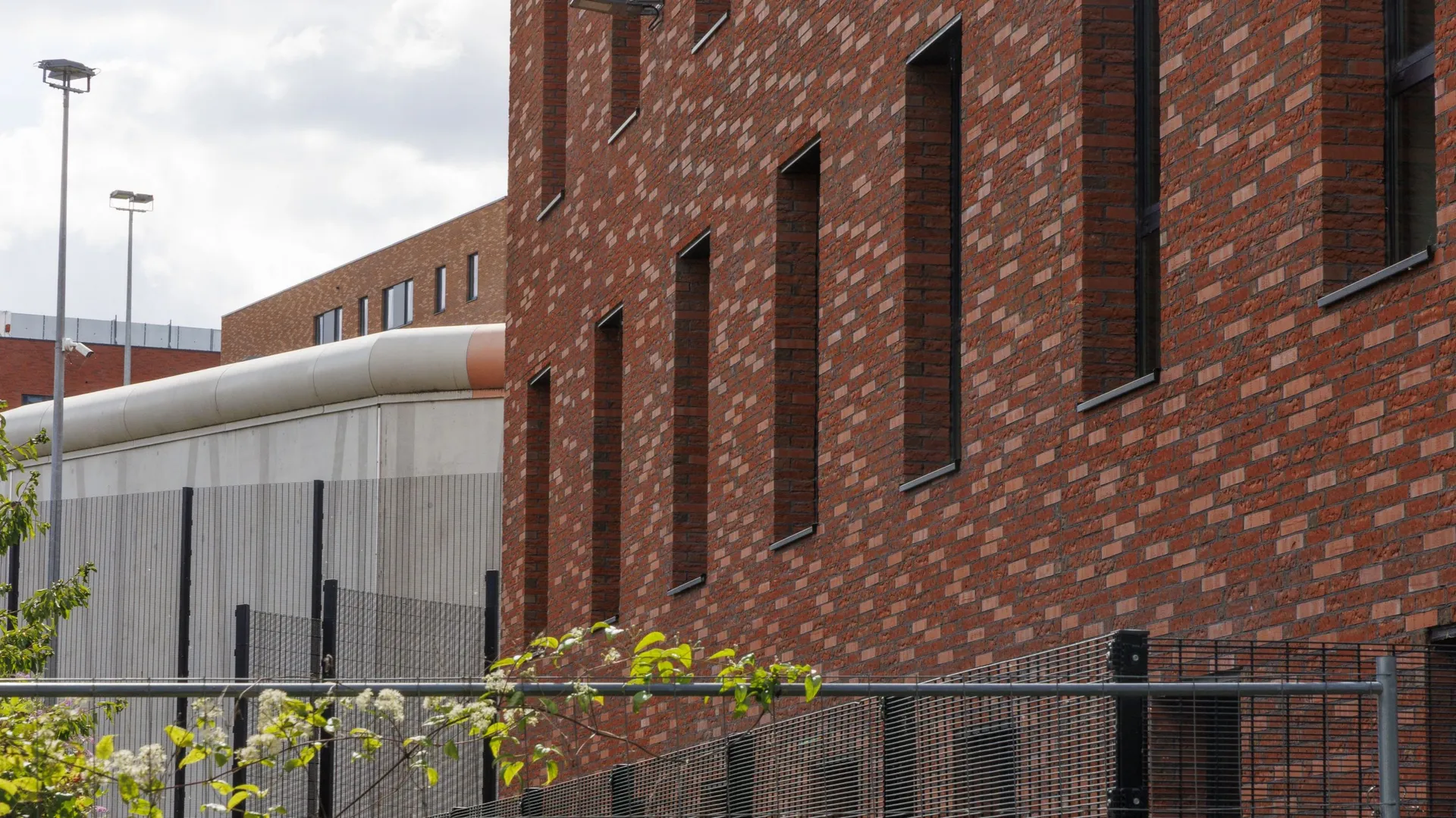 Enquête pour corruption à la prison de Haren : 3 personnes placées sous ...