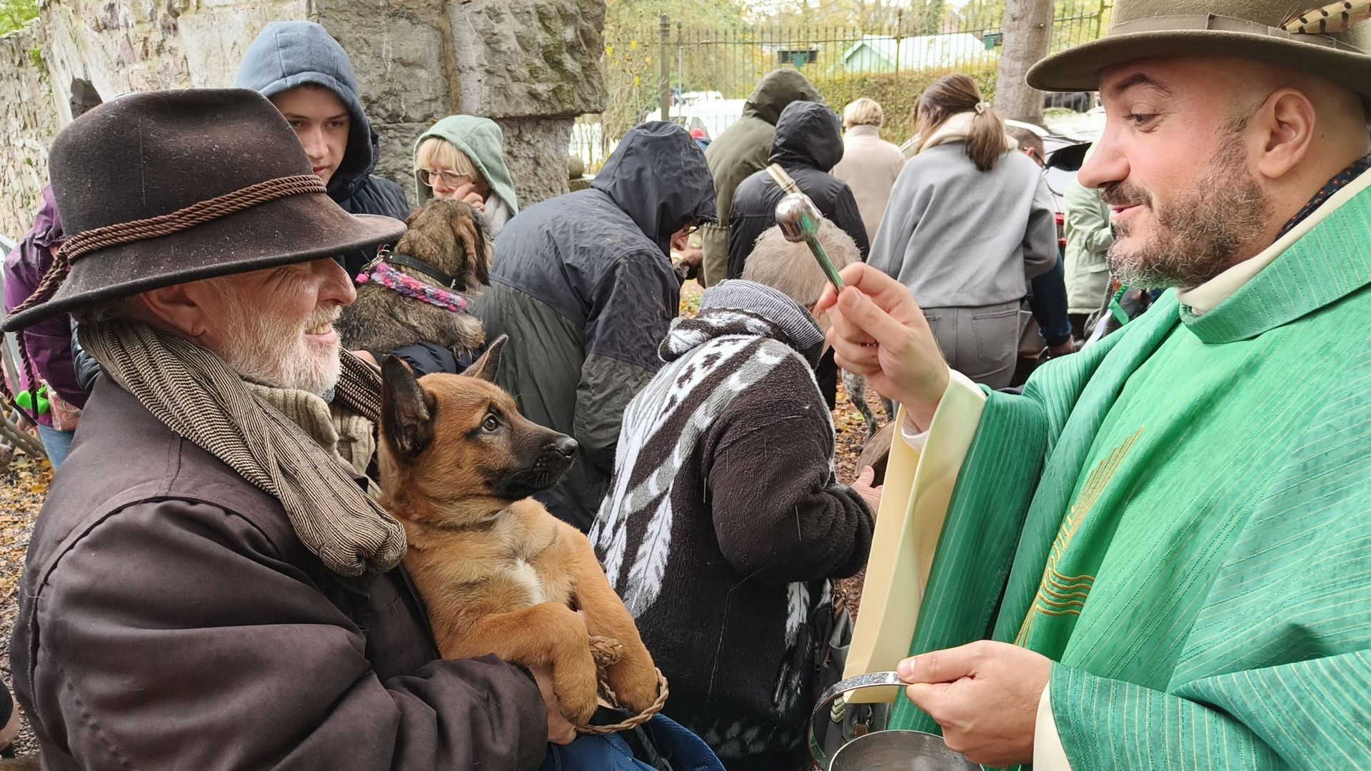 Ham-Sur-Heure : une centaine d’animaux bénis à l’occasion de la Saint ...