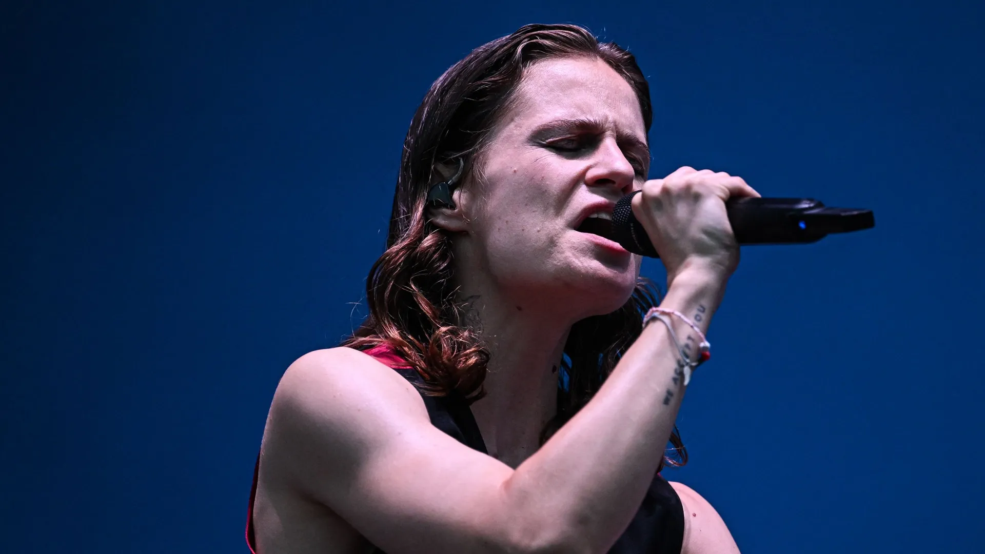 Le chanteur de 'Christine and the Queens' s’énerve contre ceux qui ...
