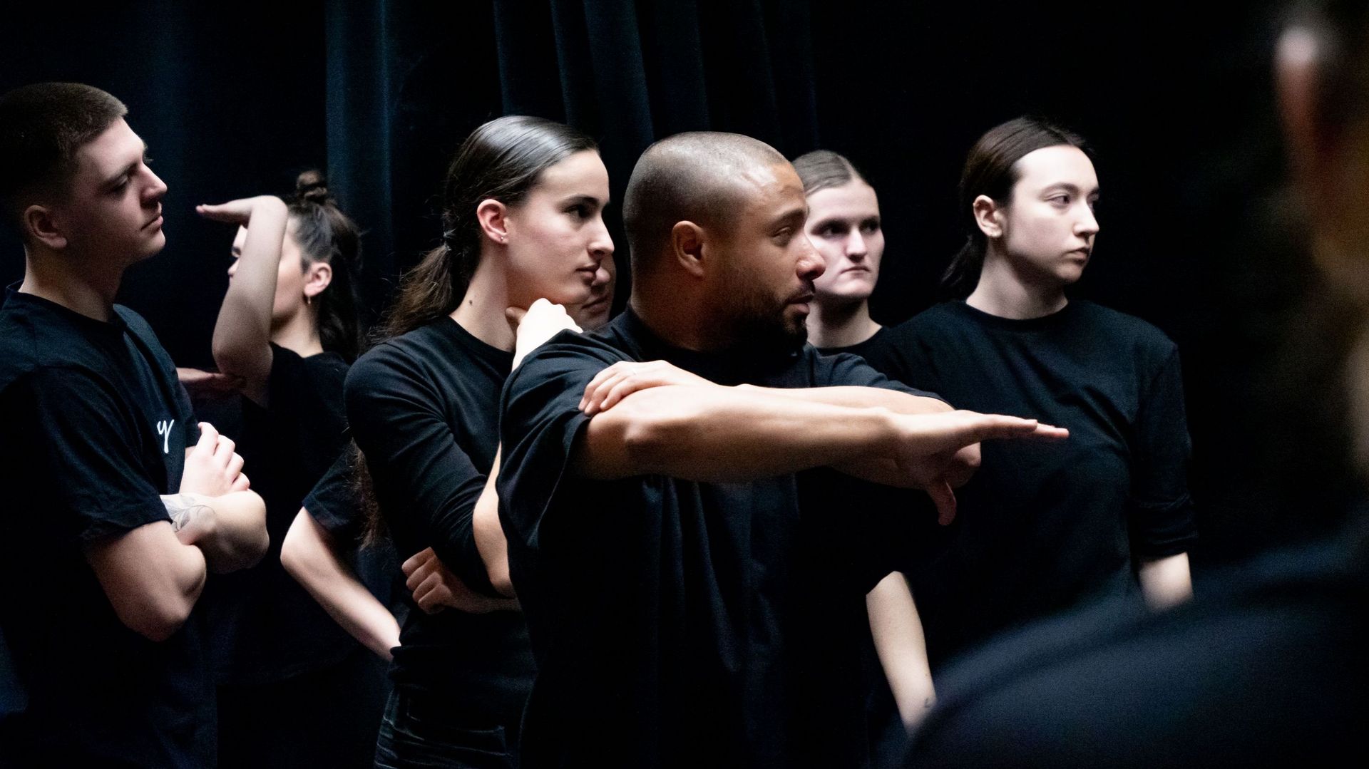 'Murmuration', un spectacle phénoménal de Sadeck Berrabah - RTBF Actus