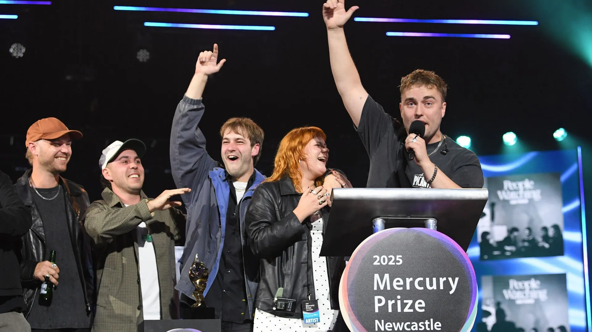 Sam Fender se confie sur l'influence de Brian Johnson d'AC/DC dans sa ...