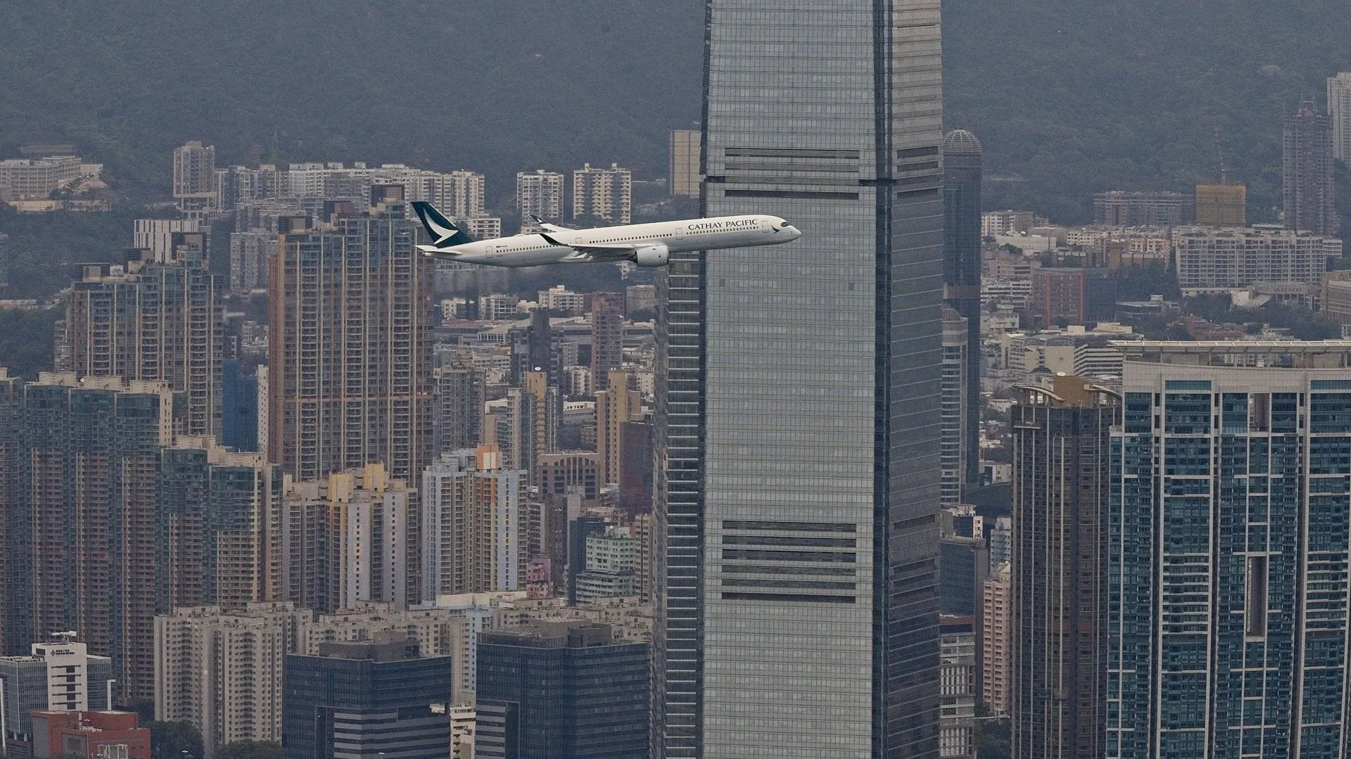 Elva sheldon potn once in the room, we hugged like BFFs and