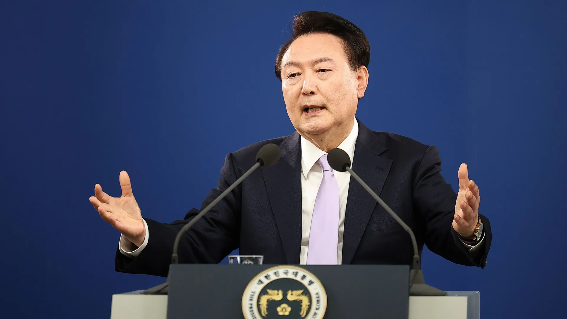 Corée du Sud : le président Yoon annonce qu'il va lever la loi martiale ...