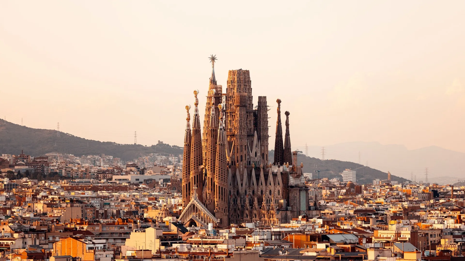 Espagne : 140 ans après le début des travaux, la Sagrada familia s ...