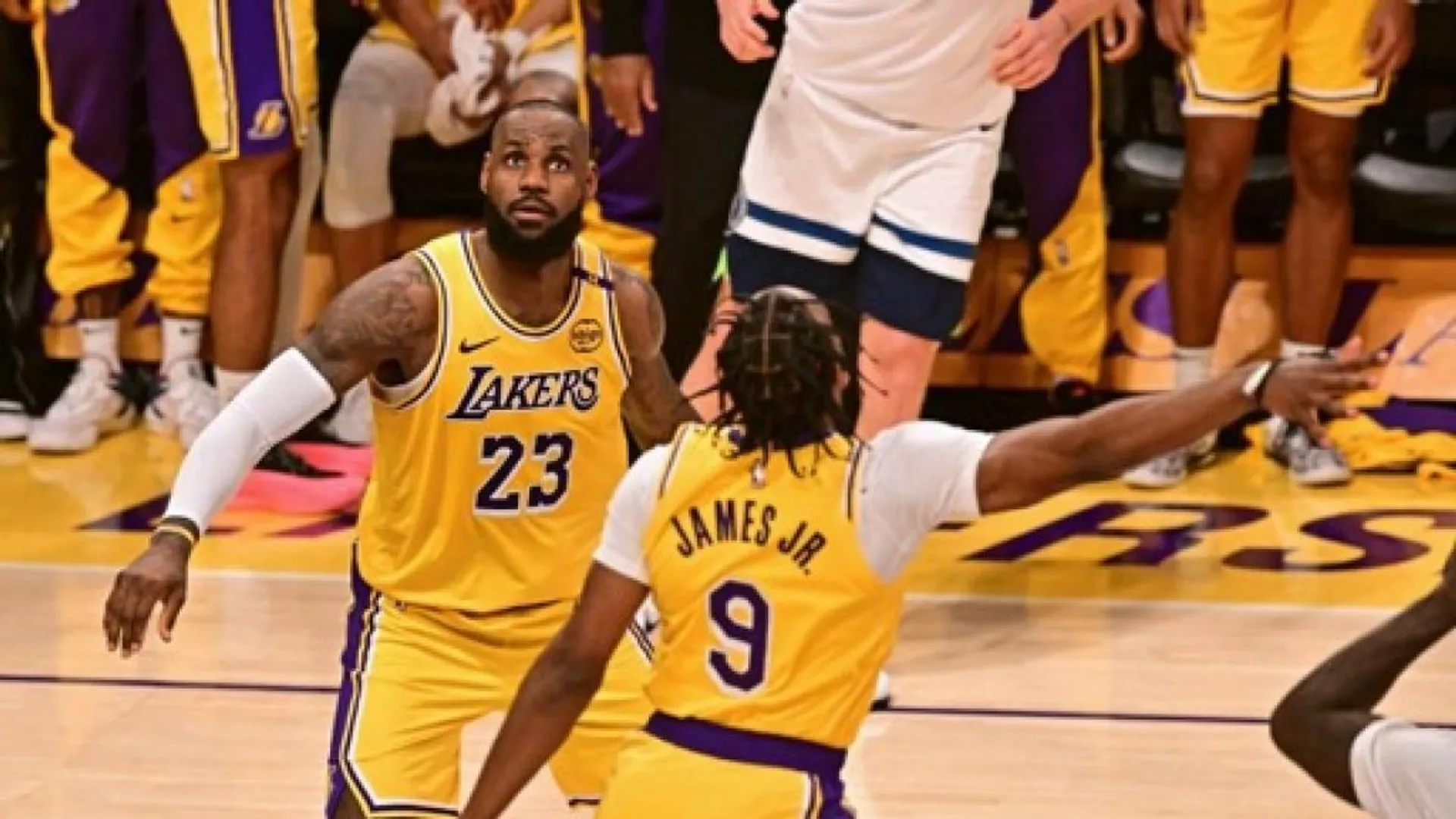 NBA : Les Los Angeles Lakers vont être vendus pour un montant record de ...