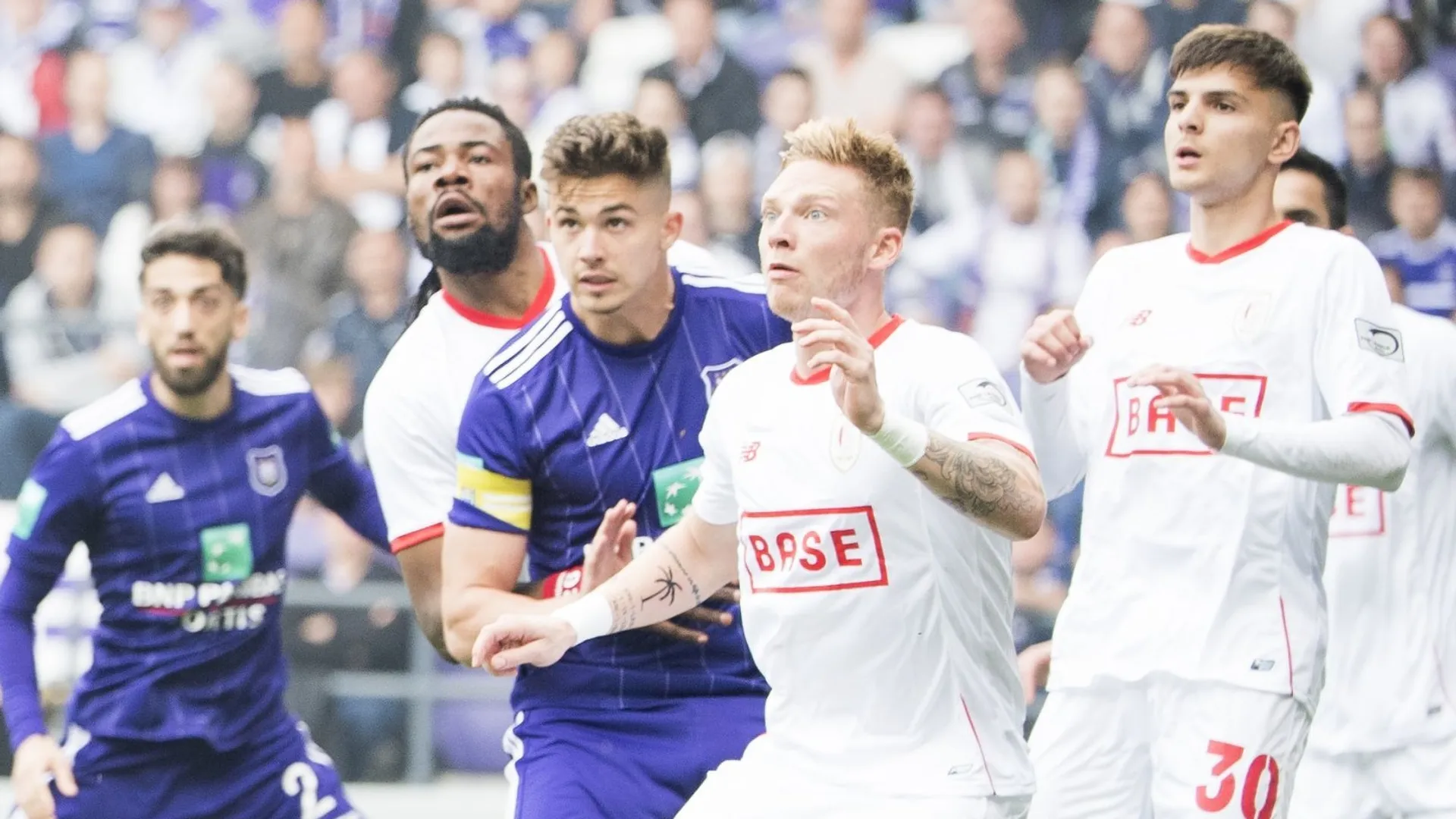 Le Namurois Lindon Selahi, en fin de contrat au Standard, rejoint le FC ...