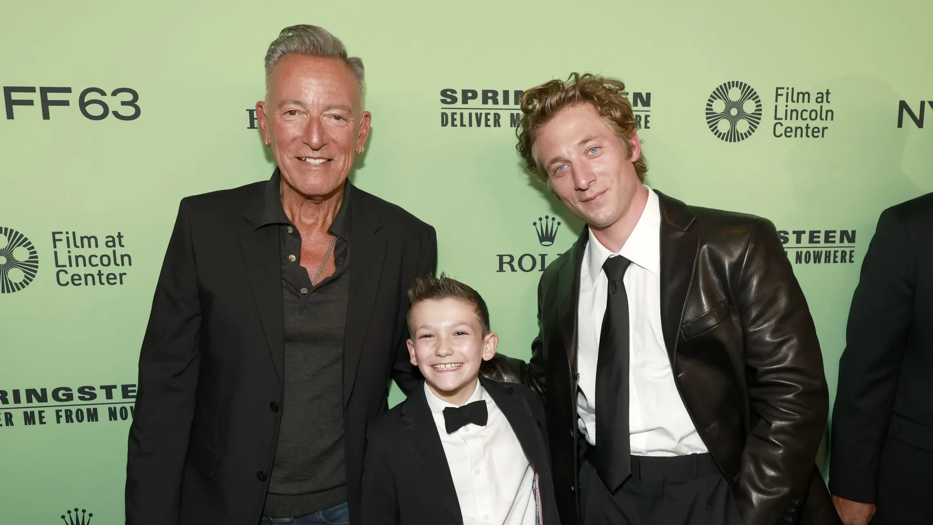 Bruce Springsteen reçoit le Legacy Award et interprète 'Streets of ...