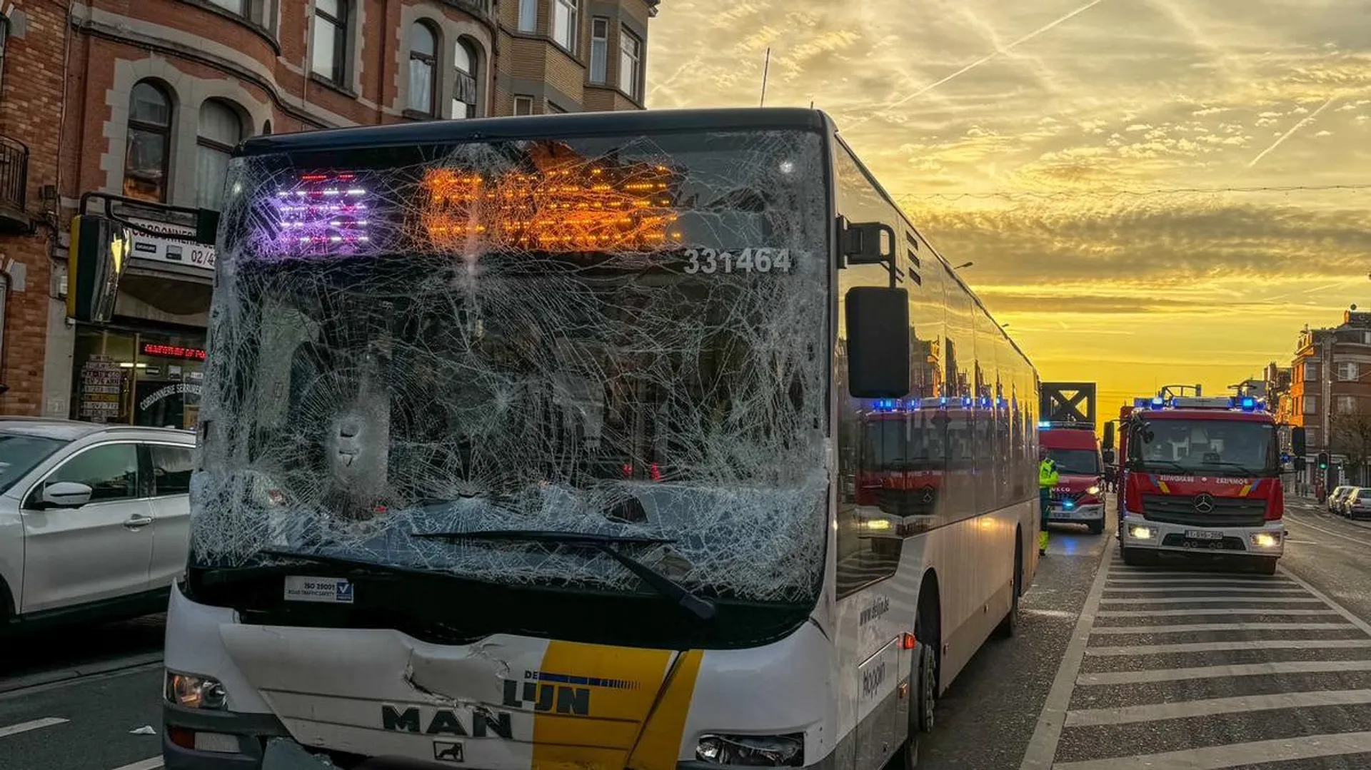Un accident avec un bus, deux camions et deux voitures fait plusieurs ...