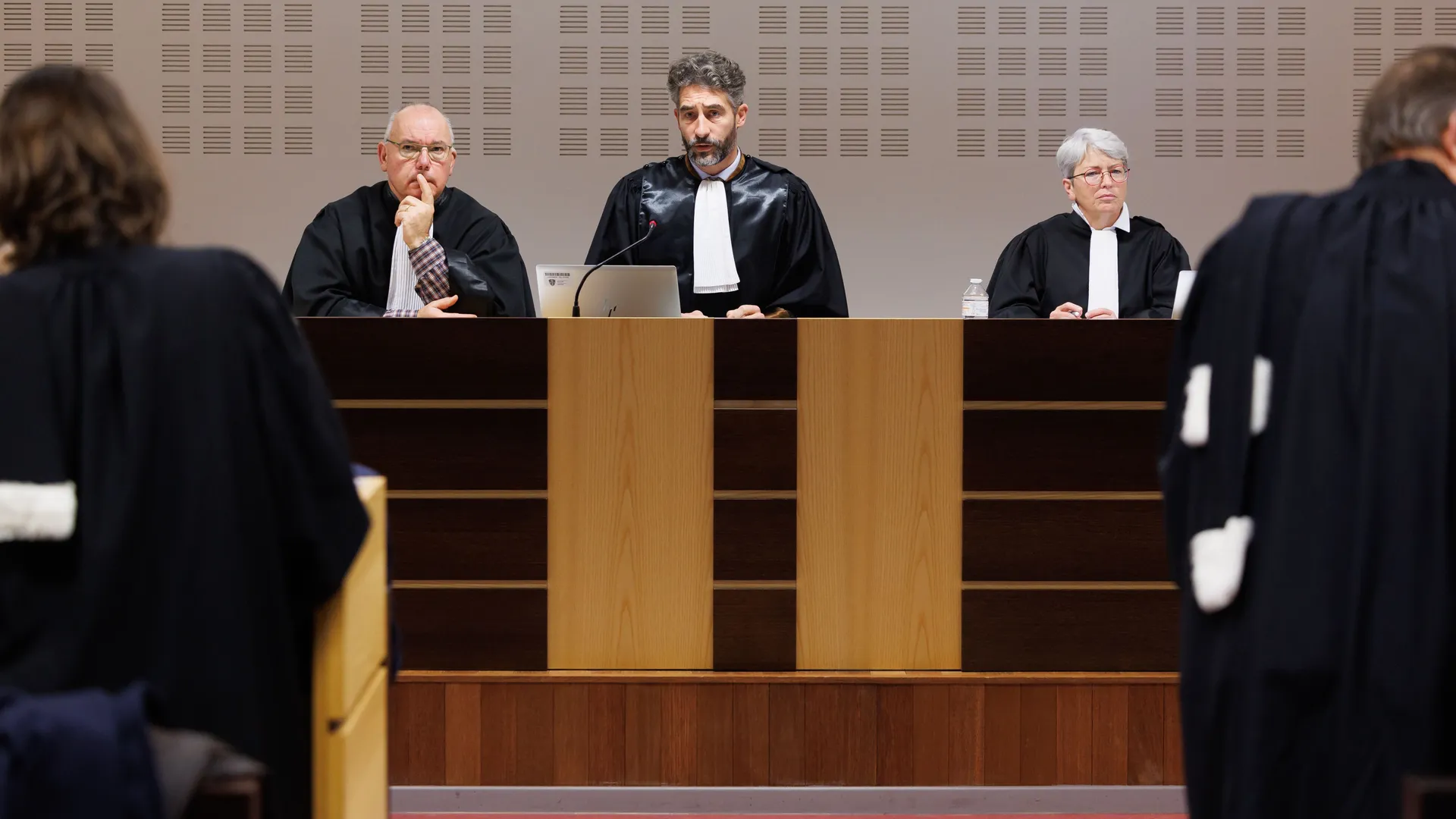 La composition du tribunal remaniée au procès climatique contre ...
