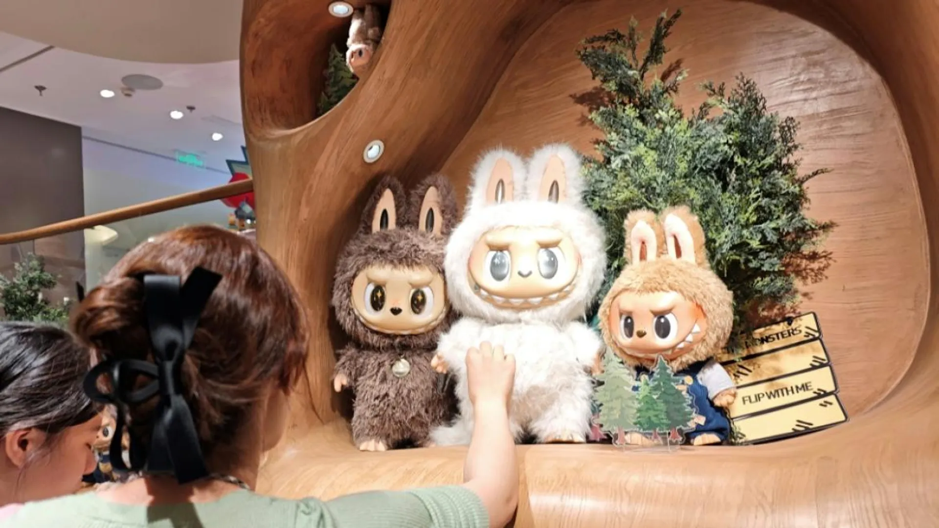 Le Labubu, la peluche virale qui explique comment naissent (et disparaissent) les tendances ...