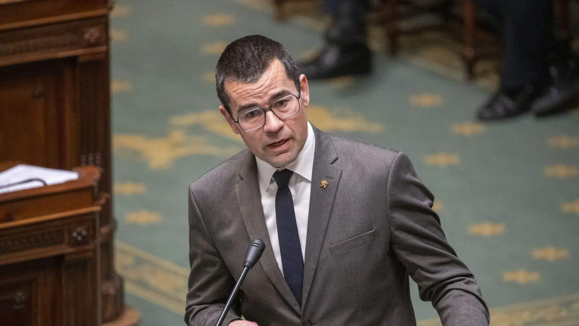 La secrétaire d’Etat Sarah Schlitz (Ecolo) démissionne : 'La polémique ...