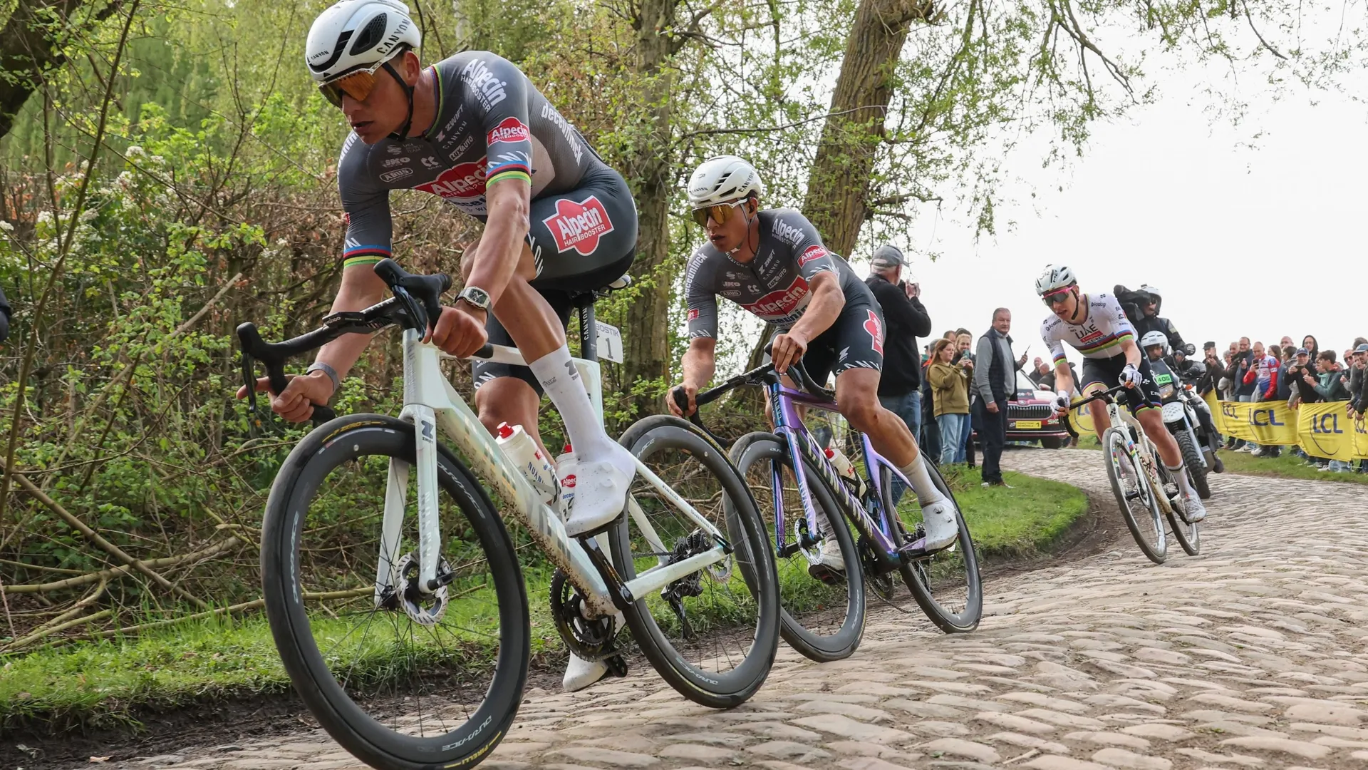 Arnaud De Lie remis à temps pour Paris-Roubaix avec Lotto - Intermarché ...