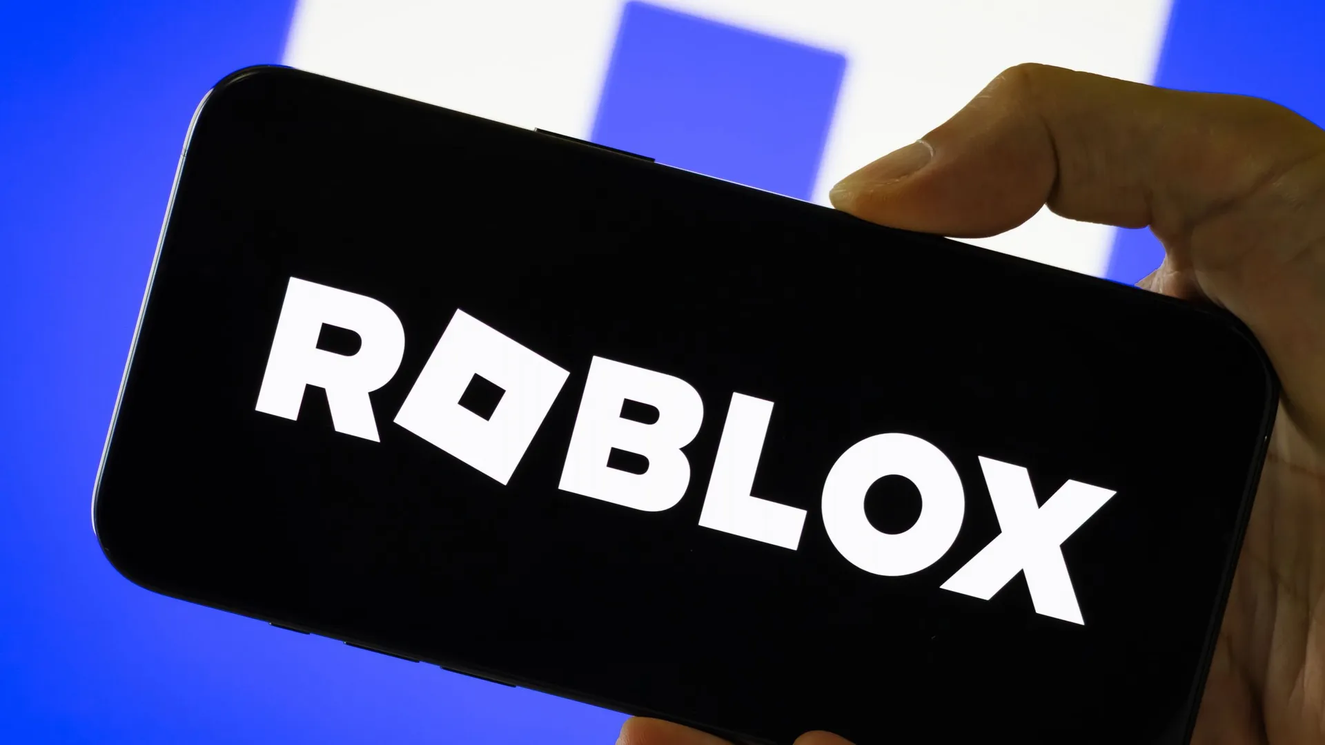 Le jeu vidéo 'Roblox' passe à la reconnaissance faciale : une ...