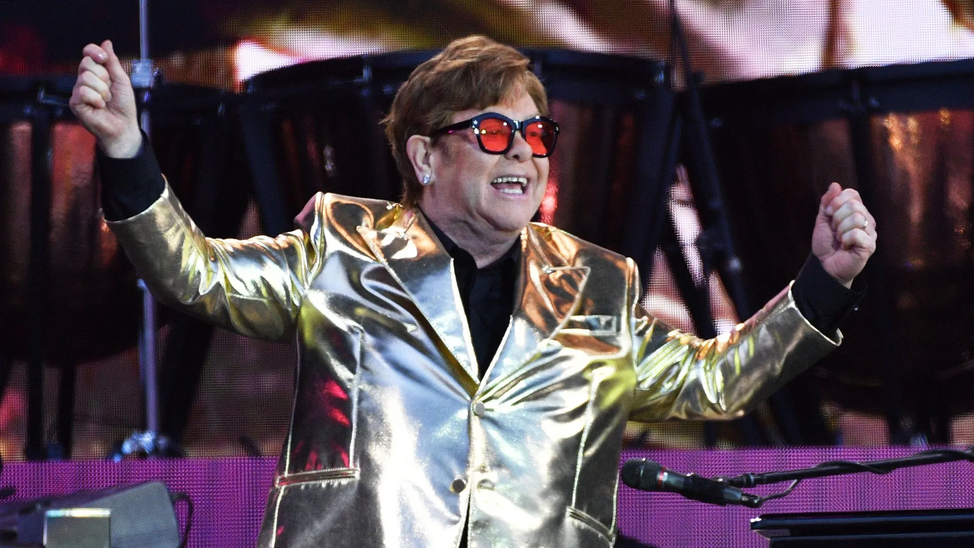 L'adieu d'Elton John au public britannique et les dernières news rock ...