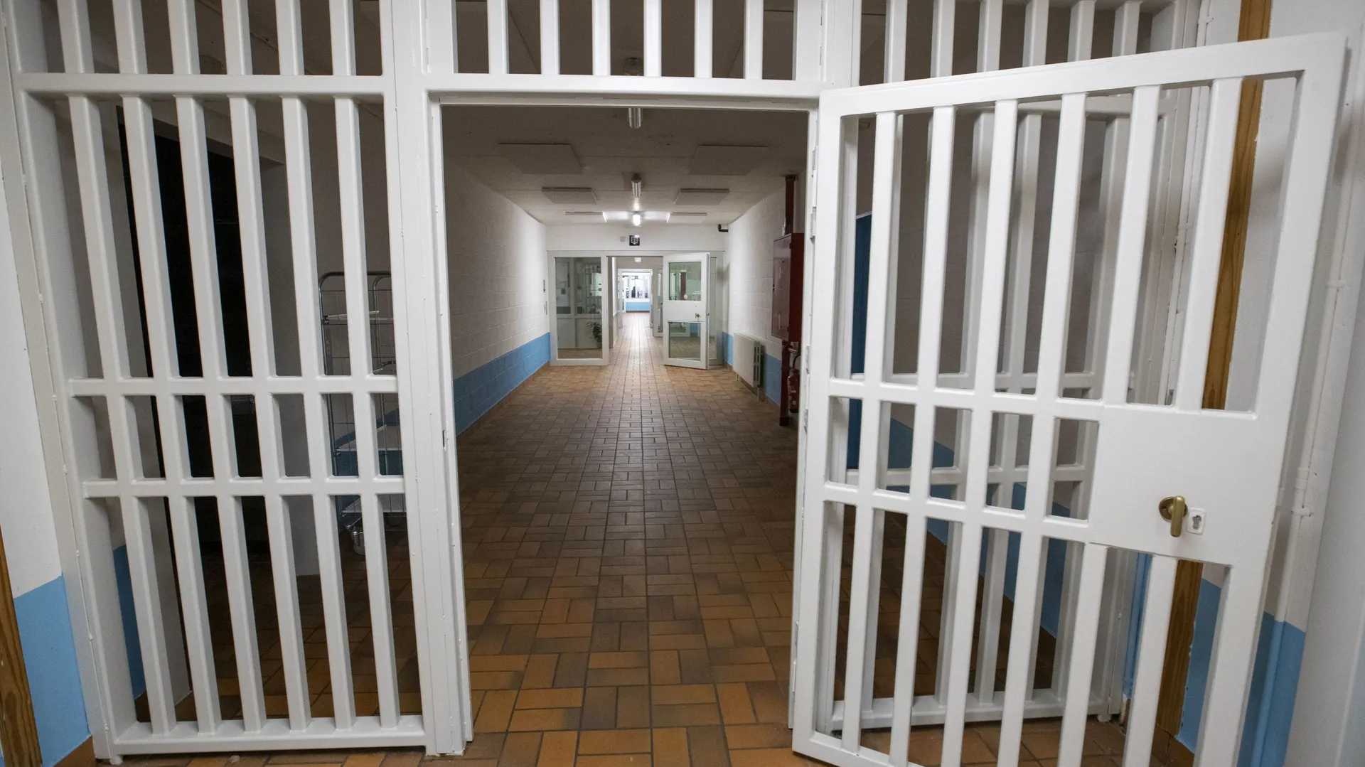Surpopulation carcérale : 600 détenus dorment au sol dans les prisons ...