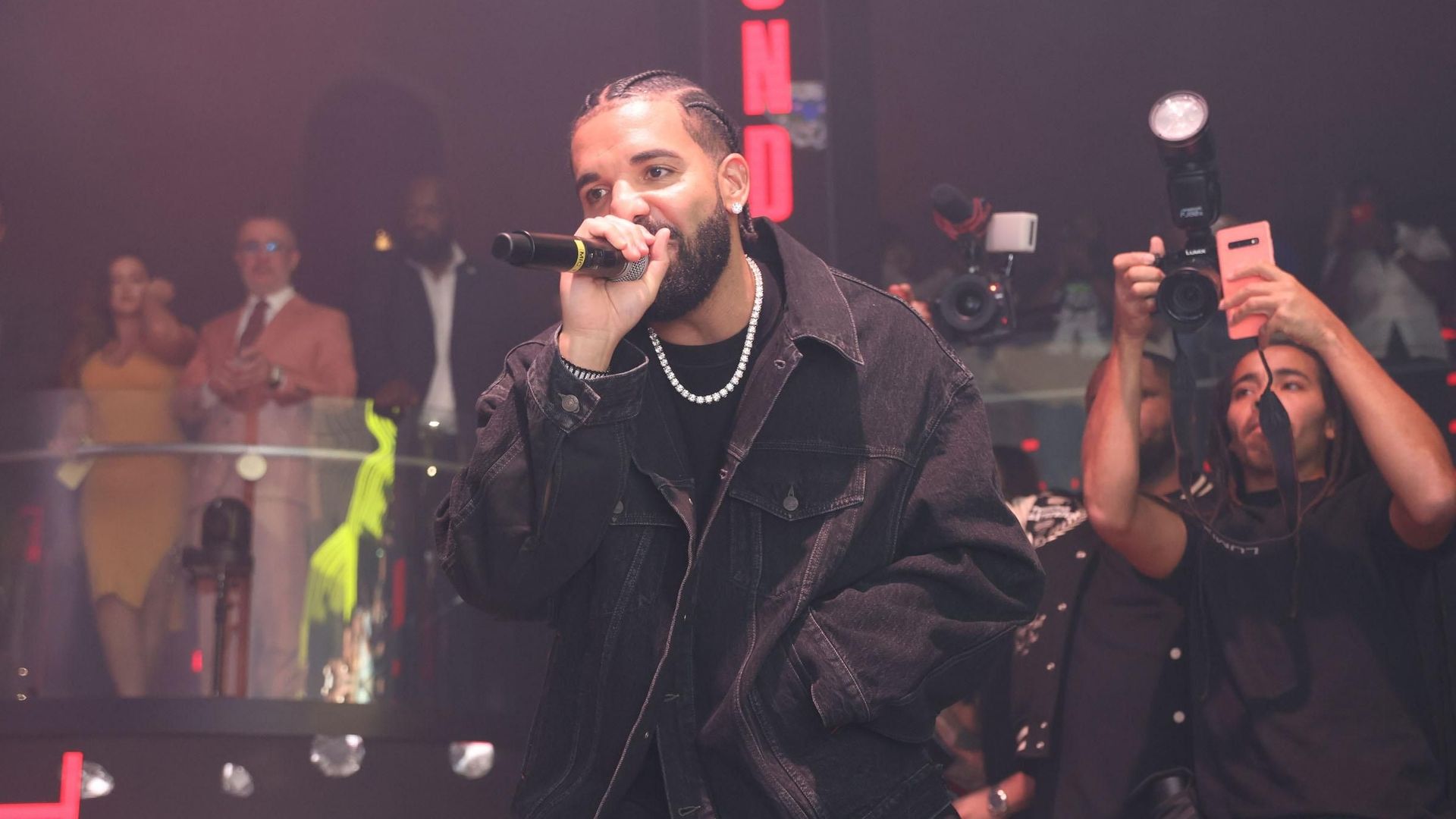 Drake fait appel dans l'affaire de la diss track 'Not Like Us' de ...