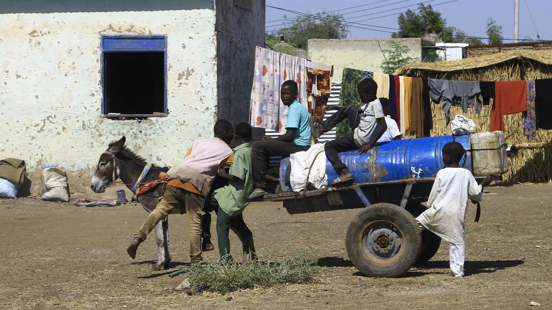 Le conflit au Soudan menace 'la santé et le bien-être de 24 millions d ...