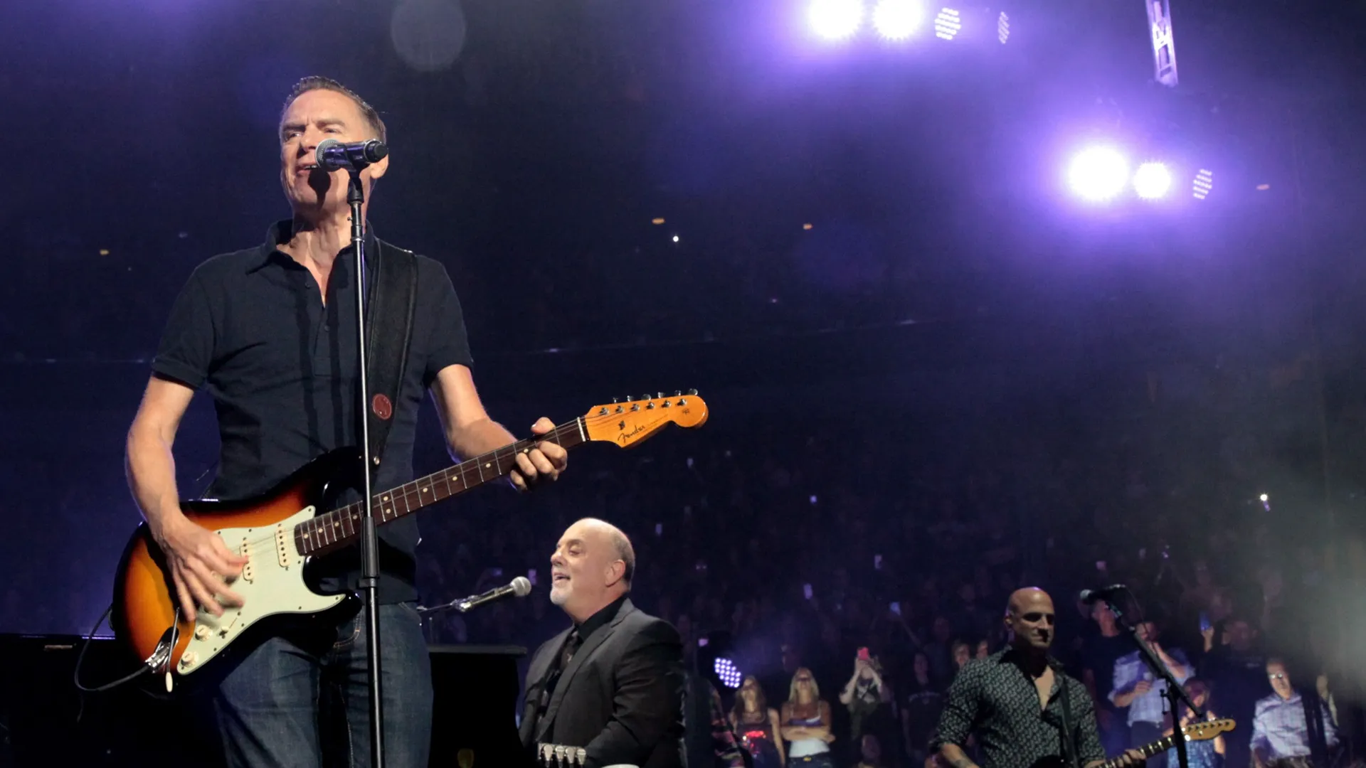 Bryan Adams raconte l’histoire derrière sa “première vraie guitare ...