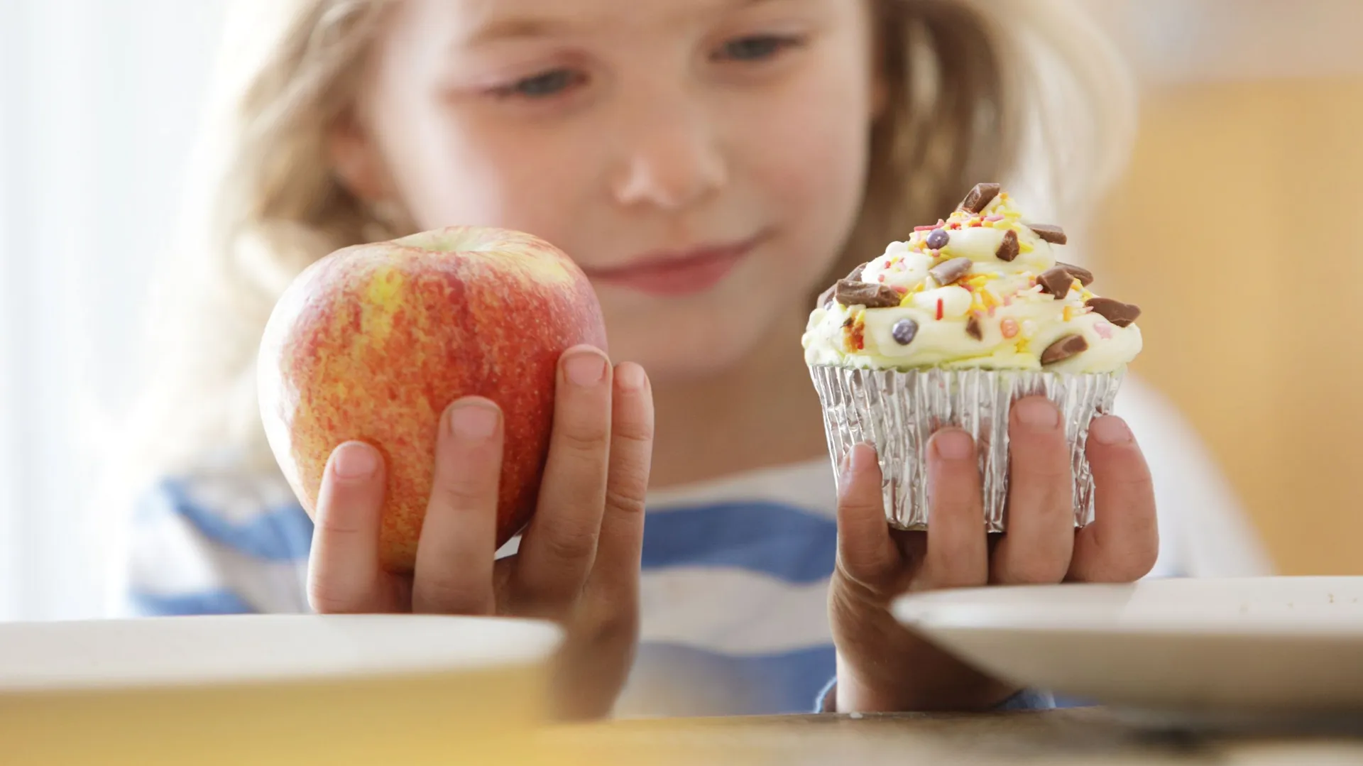 Malbouffe chez les jeunes : TVA, Nutri-score, publicité... la fast-food ...