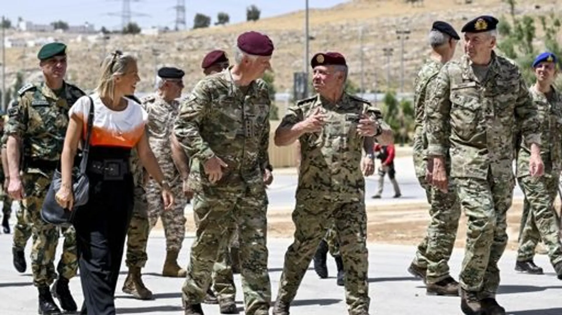 Armée belge en Jordanie : sous le regard du roi Philippe, le régiment ...