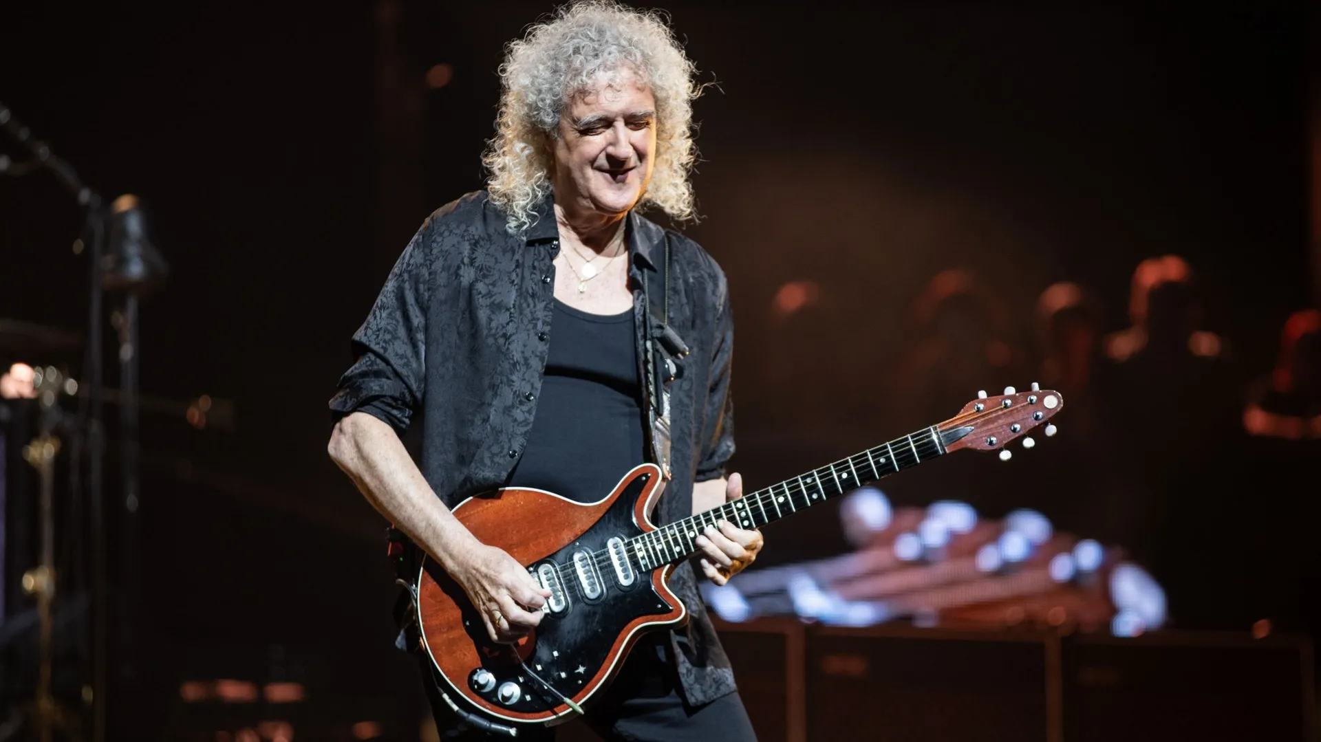 Brian May, guitariste emblématique de Queen, artisan concepteur de sa ...