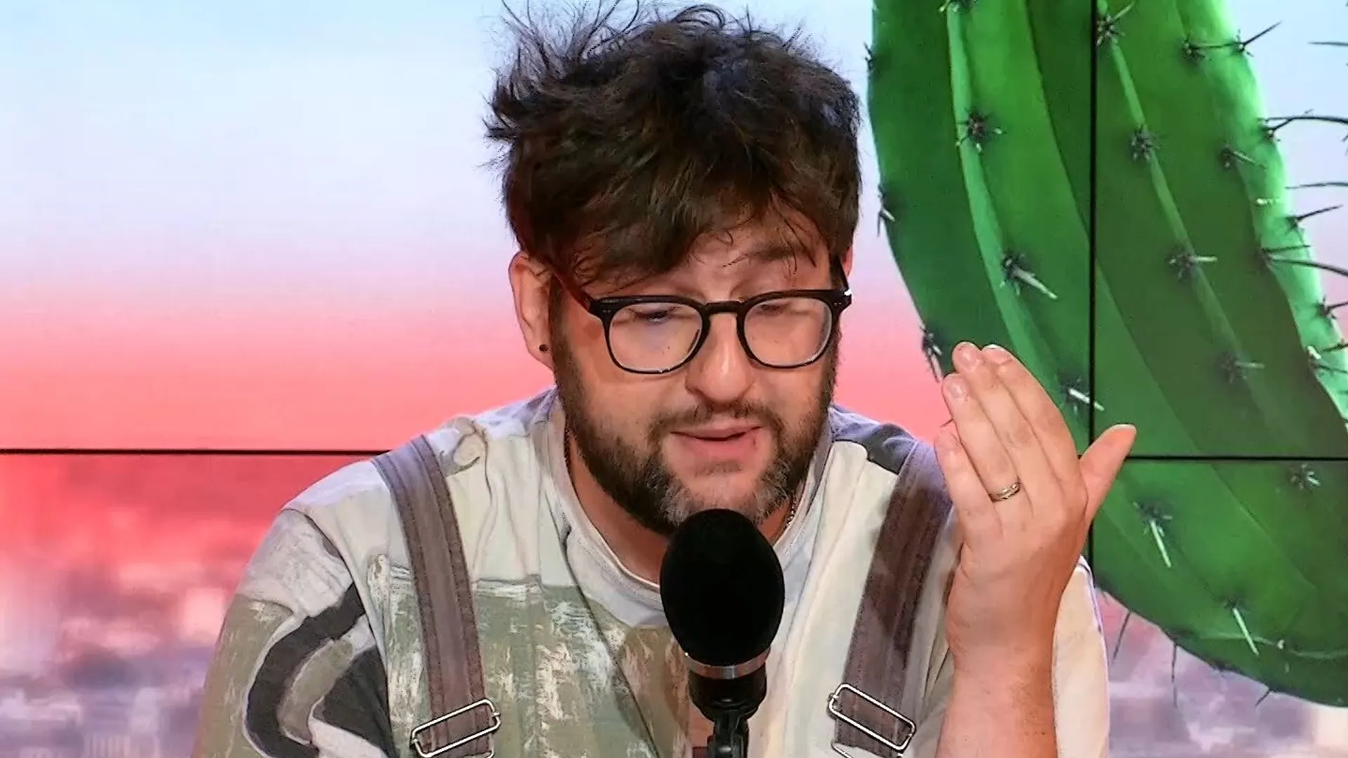 'Ah bon, il faut boire quand on a soif ?' : James Deano agacé par les ...