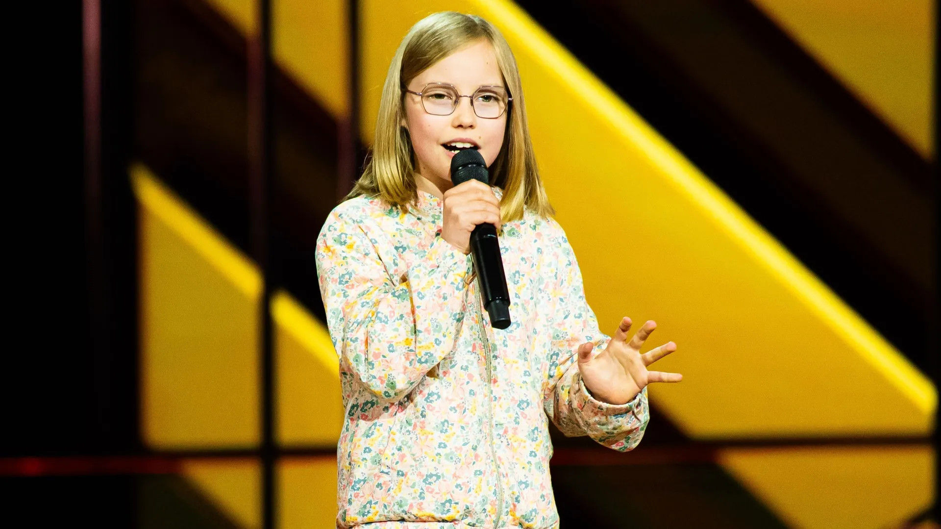 The Voice Kids : la chanteuse Lorie surprend une candidate avant sa ...