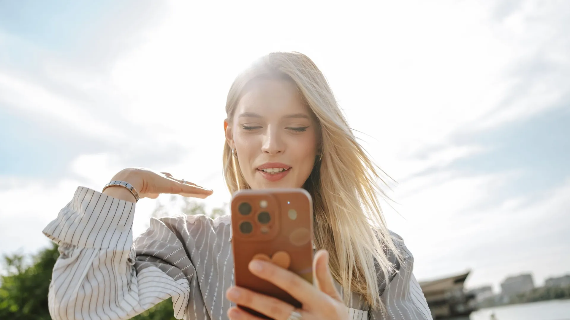 D'où vient l'expression 'se mettre sur son 31' ? - RTBF Actus