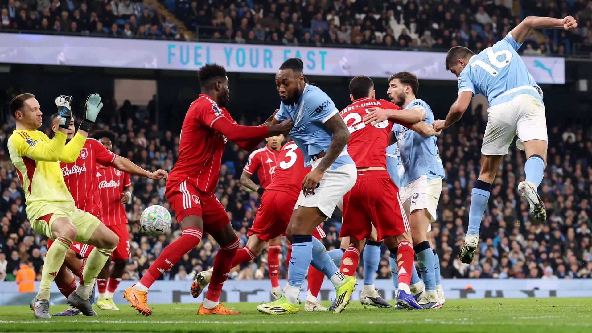 Matz Sels et Forest ramènent un point de Manchester City, Leandro ...