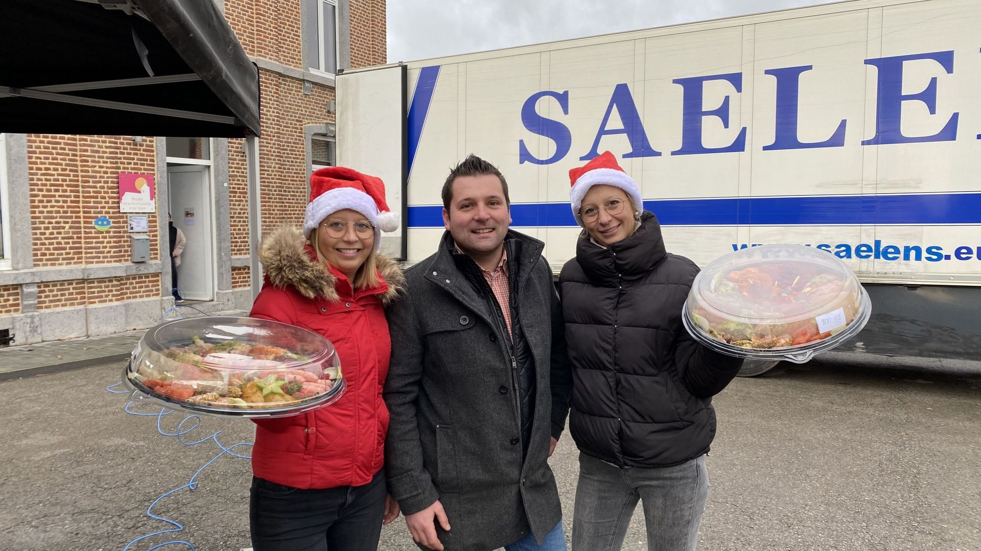 Racour : pour votre plat de Noël chez le boucher, suivez la flèche ...