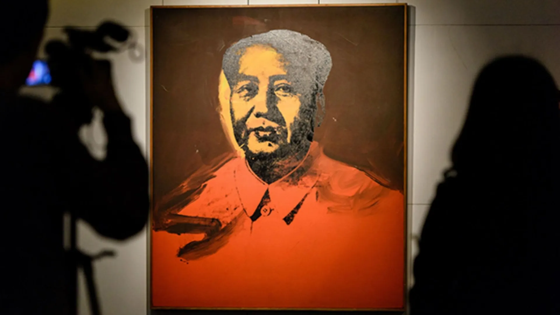 Un portrait de Mao par Warhol vendu 12,7 millions de dollars aux ...