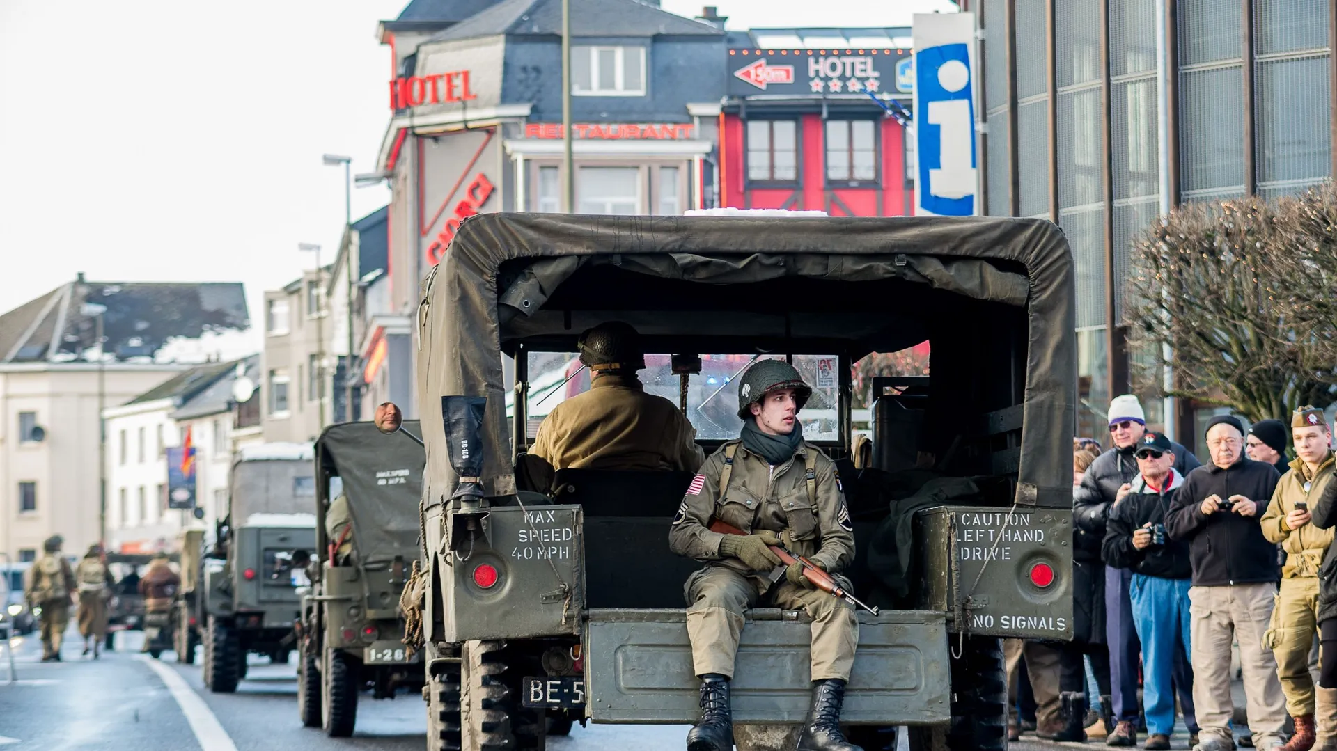 'Nuts !' : le 22 décembre 1944, le général américain McAuliffe refuse ...
