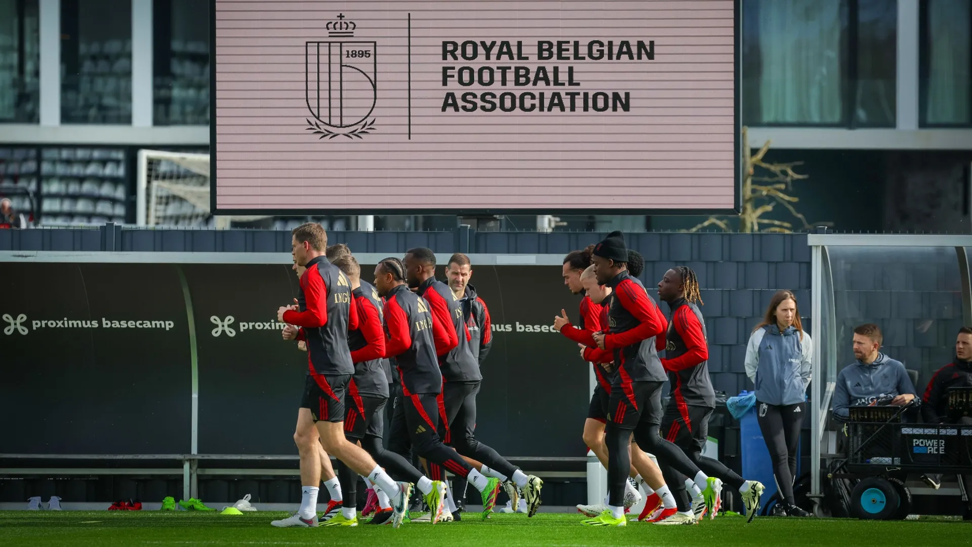 Diables Rouges : 22 joueurs à l'entrainement, Courtois et Dendoncker ...