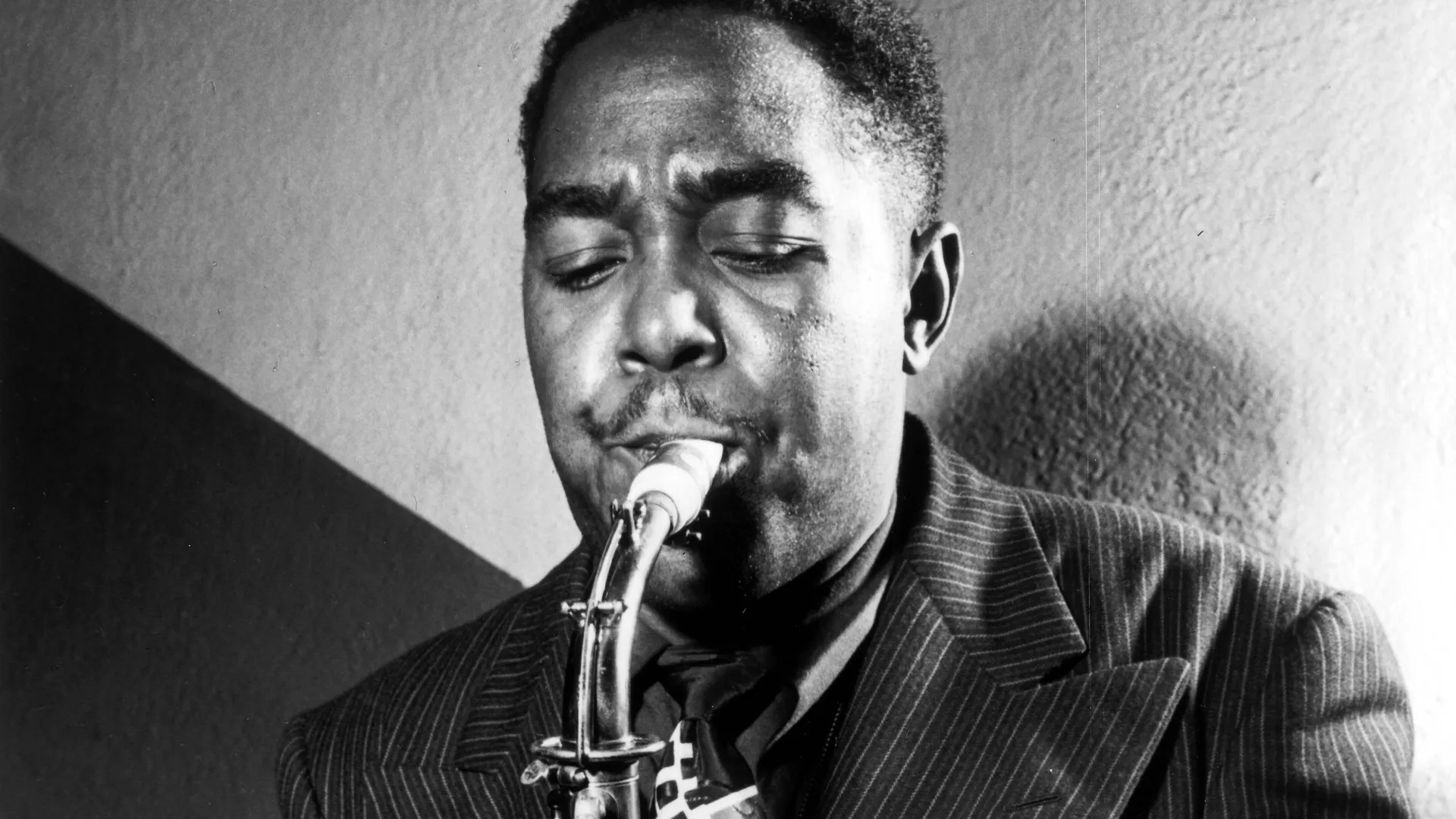 Charlie Parker : le virtuose du saxophone fauché en plein vol - RTBF Actus