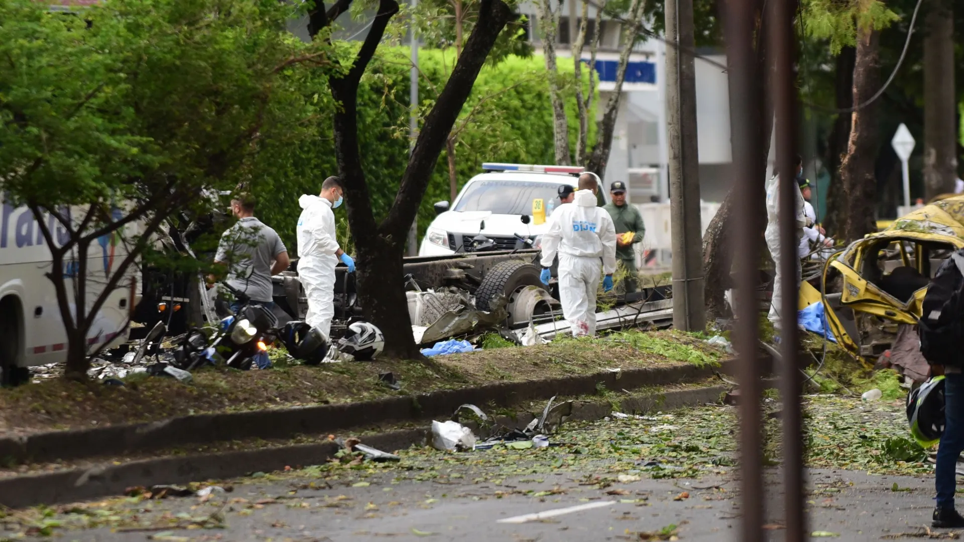 La Colombie endeuillée par deux attaques qui ont fait au moins 14 morts ...