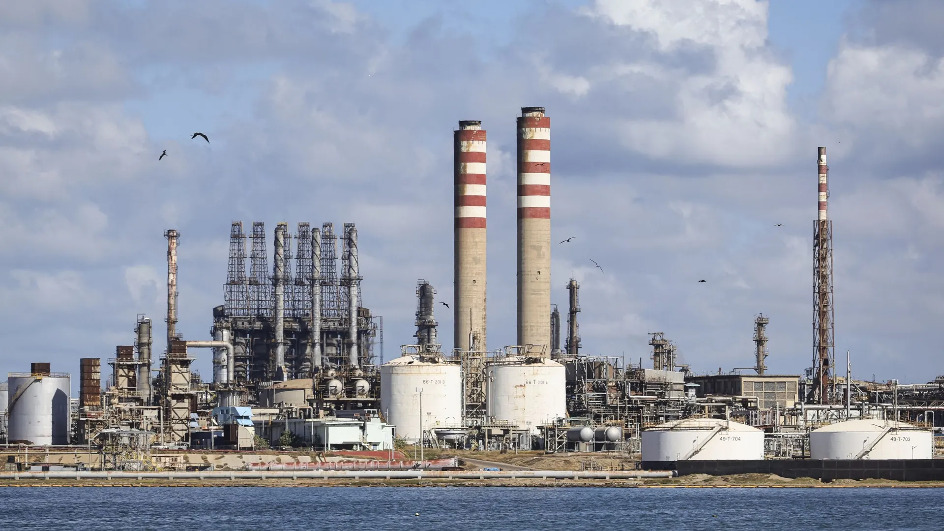 Le Venezuela veut augmenter sa production de pétrole de 18% en 2026 ...