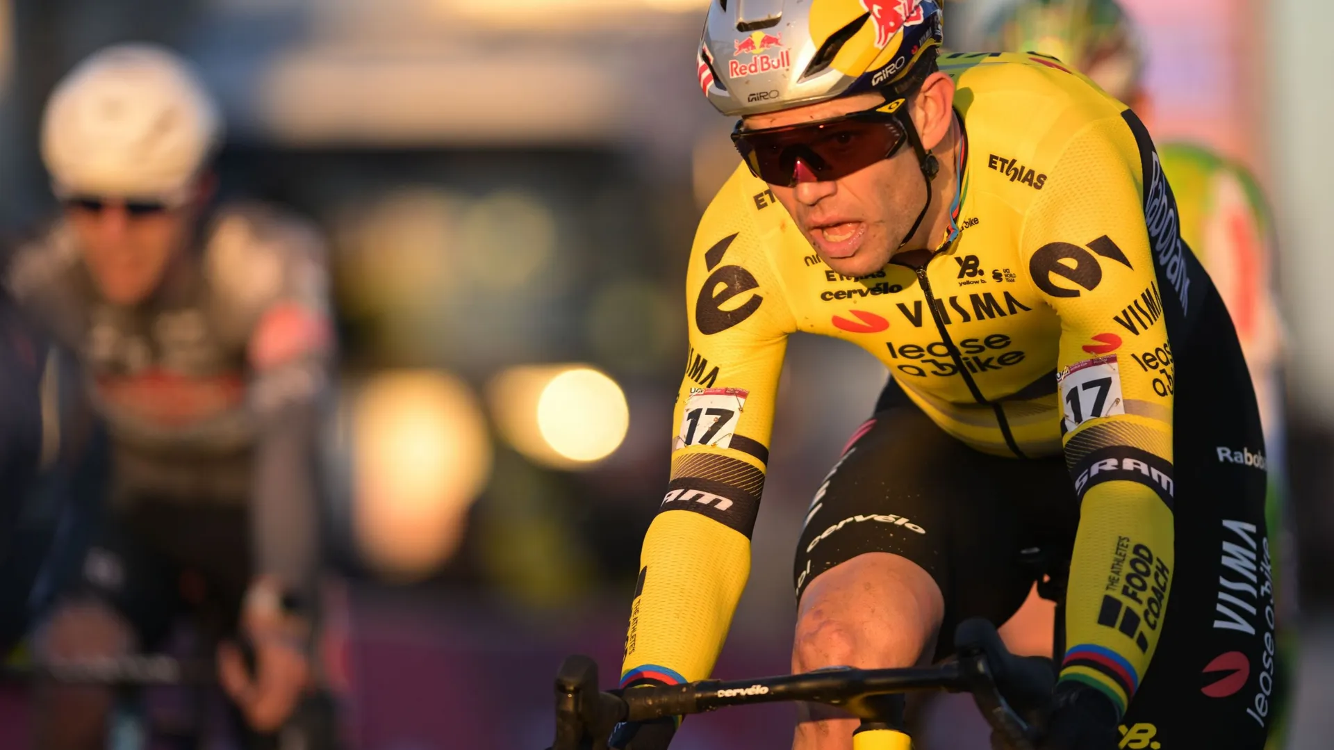 Programme XXL pour Wout van Aert au départ du Nieuwsblad, de 3 ...