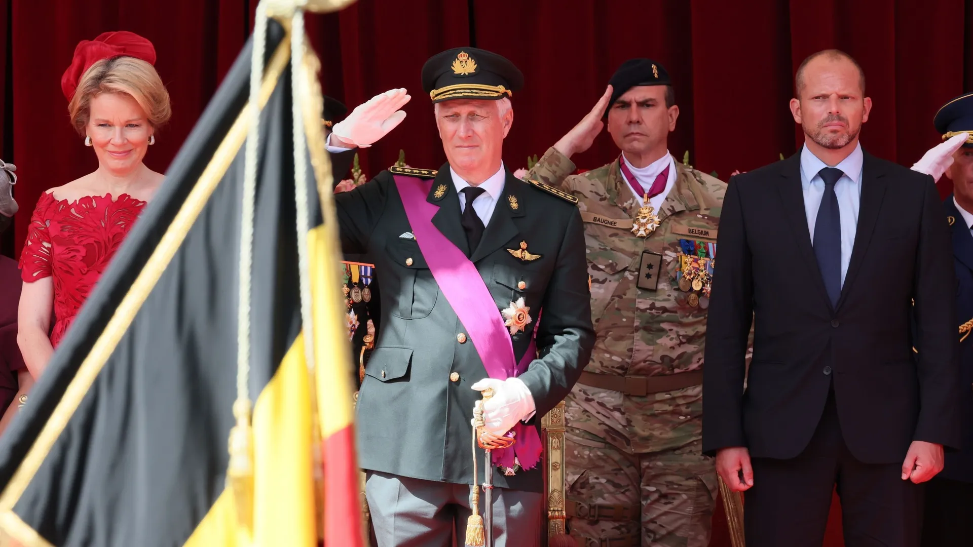 La revue de presse : Theo Francken n’aime pas la Belgique (et ce n’est pas grave) - RTBF Actus