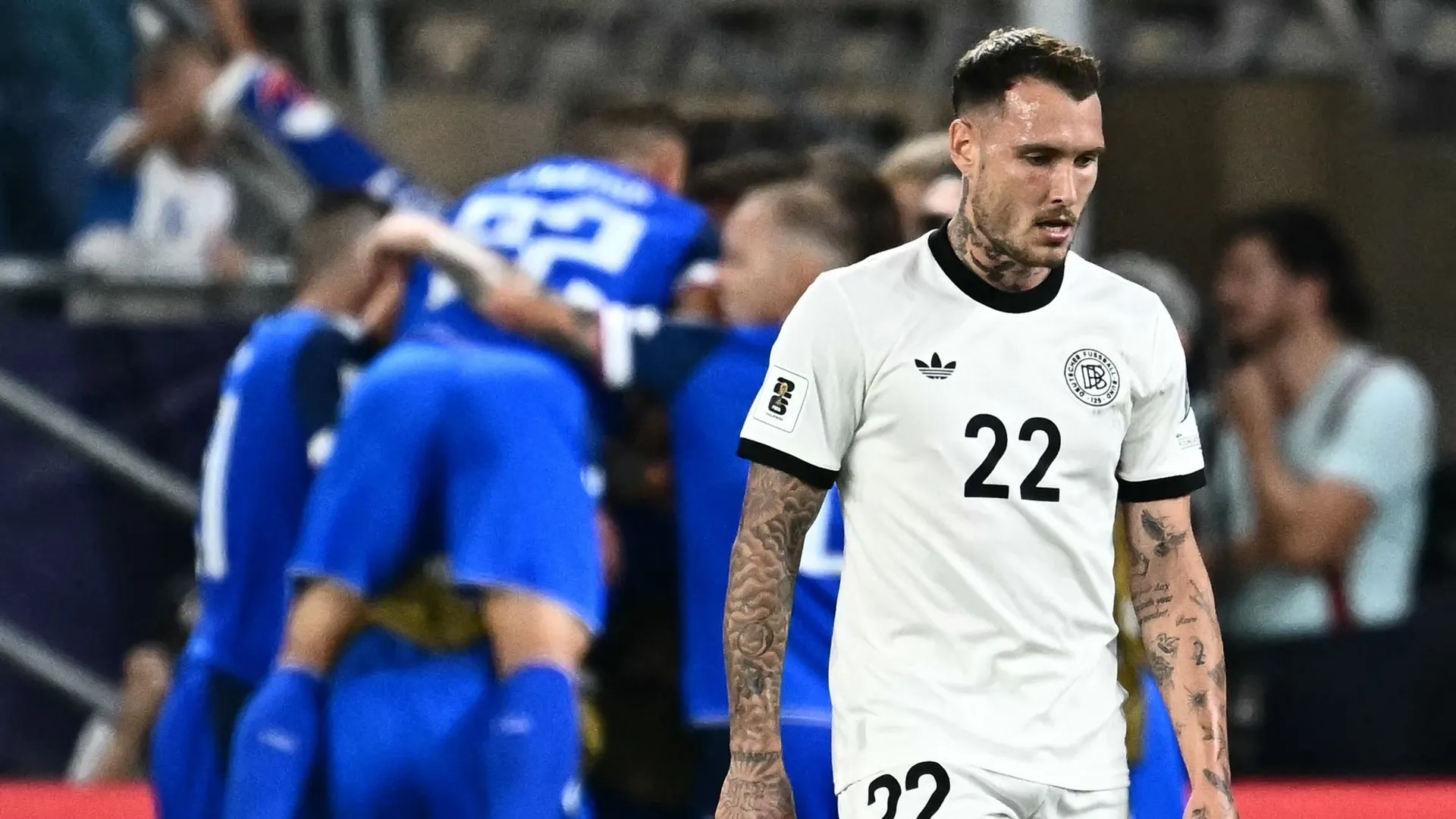 Une tête, un missile et un bijou collectif : De Cuyper, Tielemans et ...