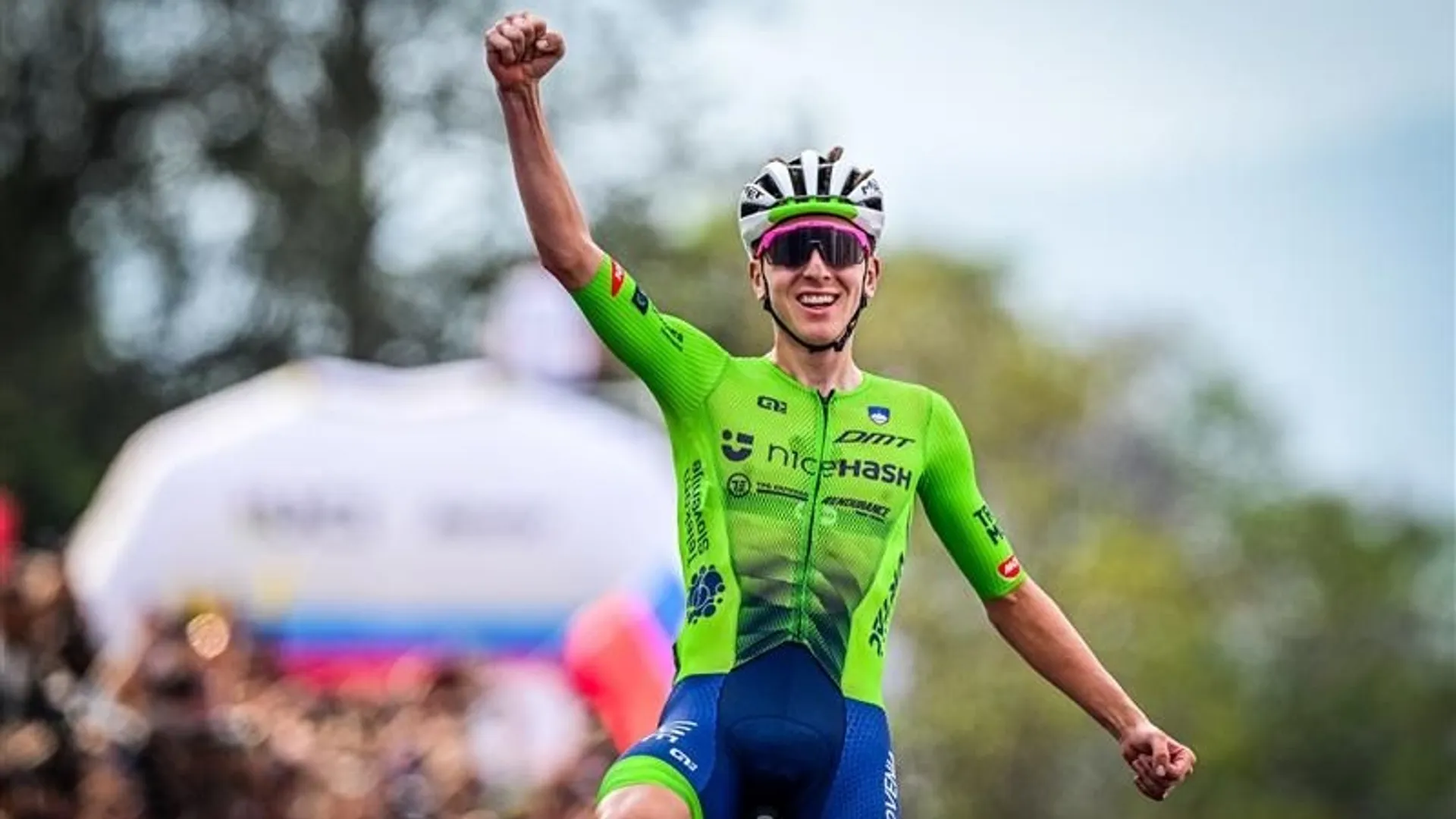 Mondiaux de cyclisme : Ilan Van Wilder victime d’une grosse chute ...