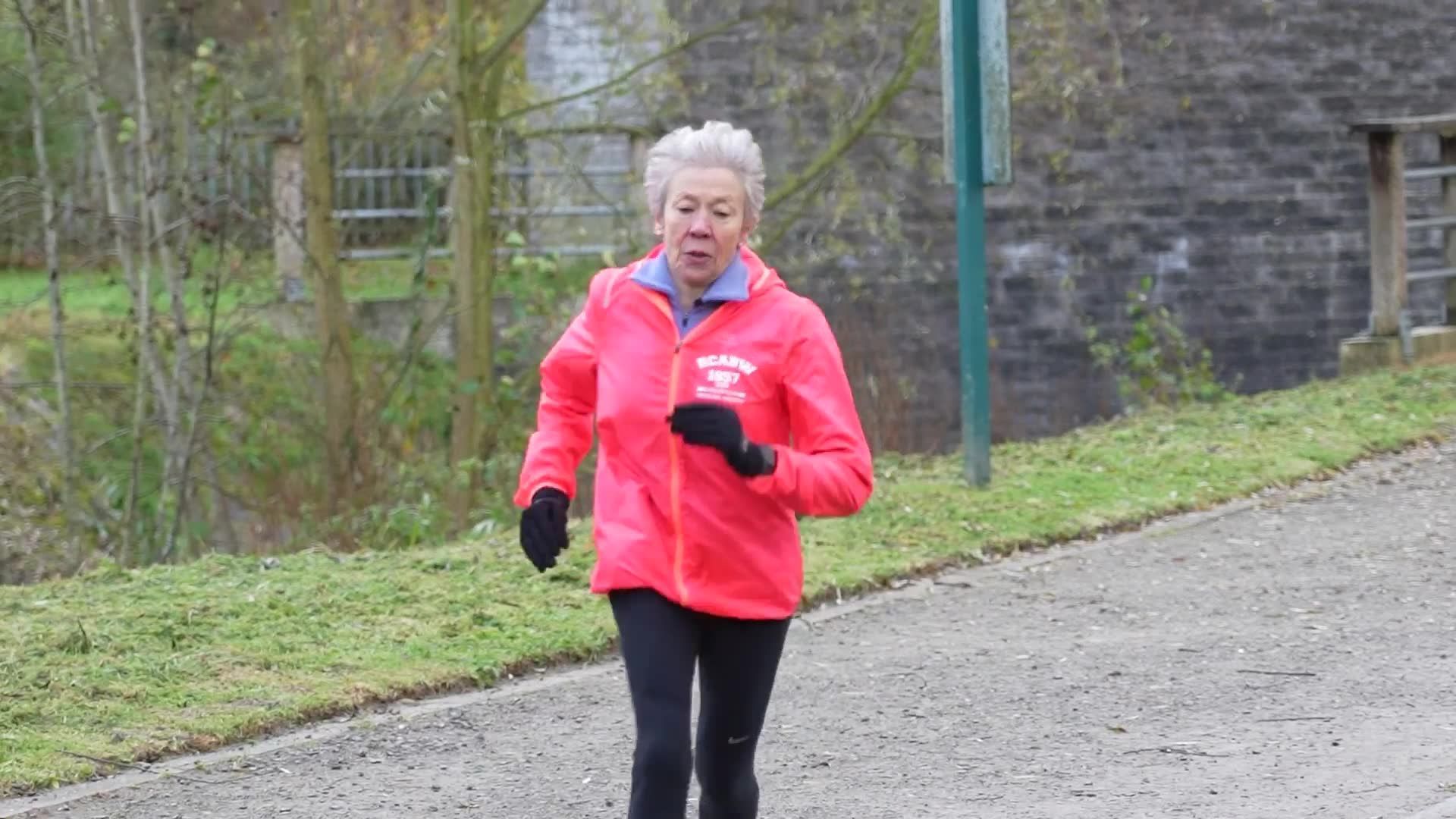 Portrait – Léa Walravens, un marathon couru sous les 4h... à 71 ans ...