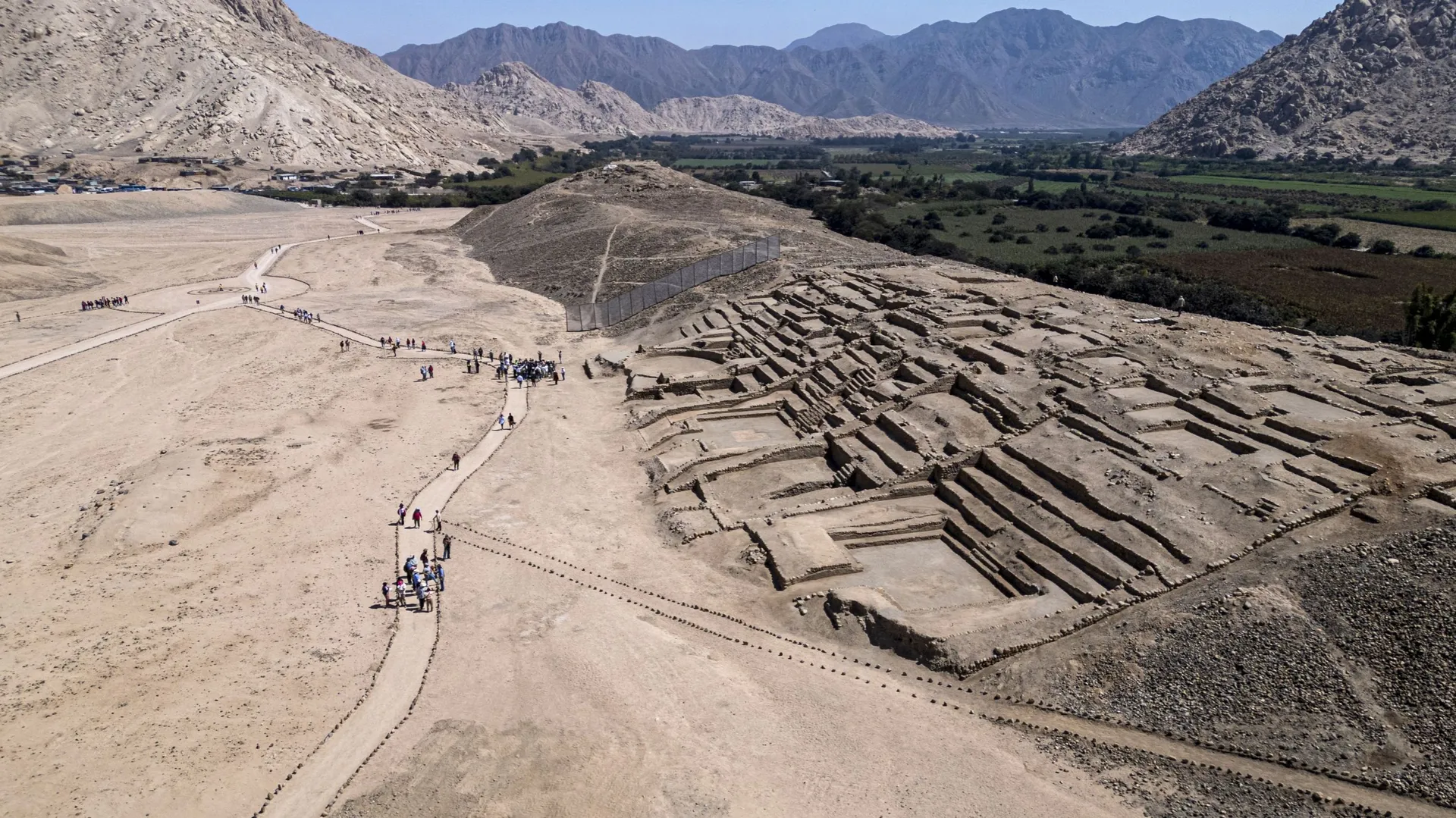 Au Pérou, la citadelle d’une des plus anciennes civilisations humaines ...