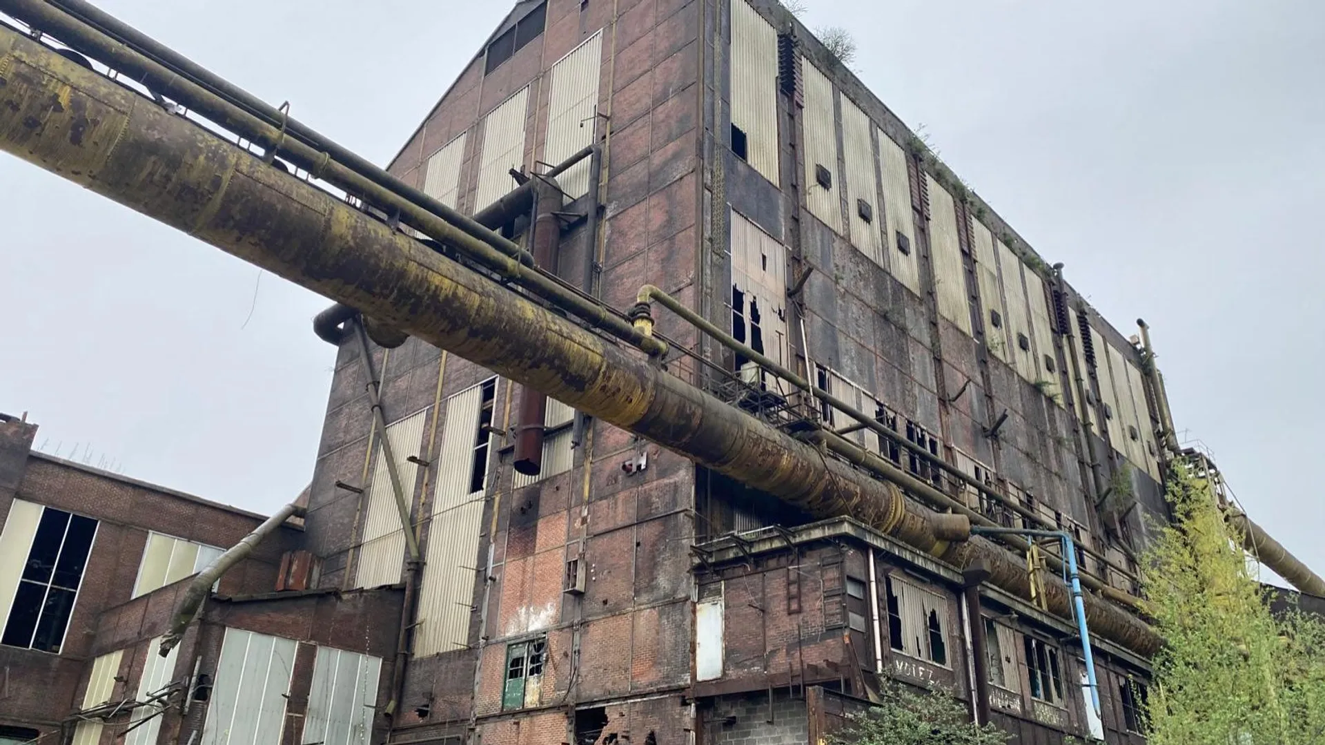 1500 militaires bientôt à Charleroi : la caserne du futur arrive, au ...