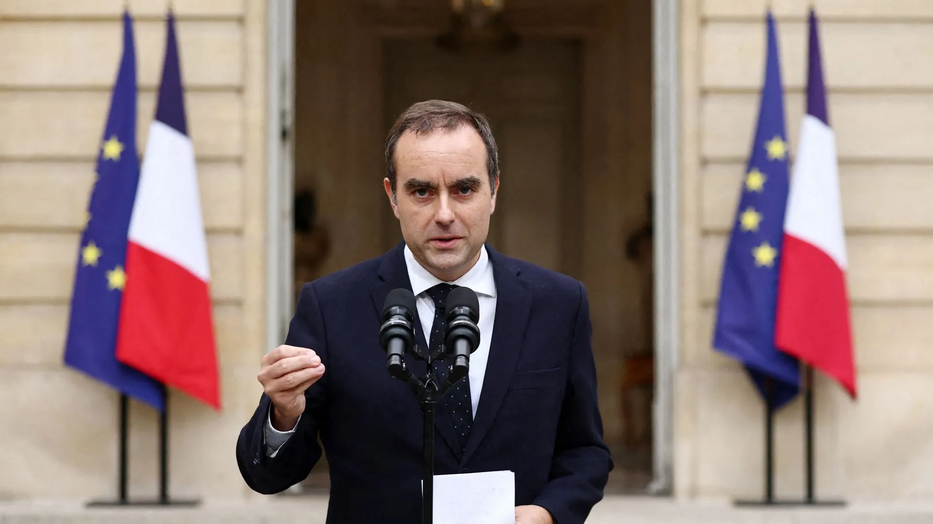 France : le Premier ministre sortant Sébastien Lecornu cible le président du parti Les ...