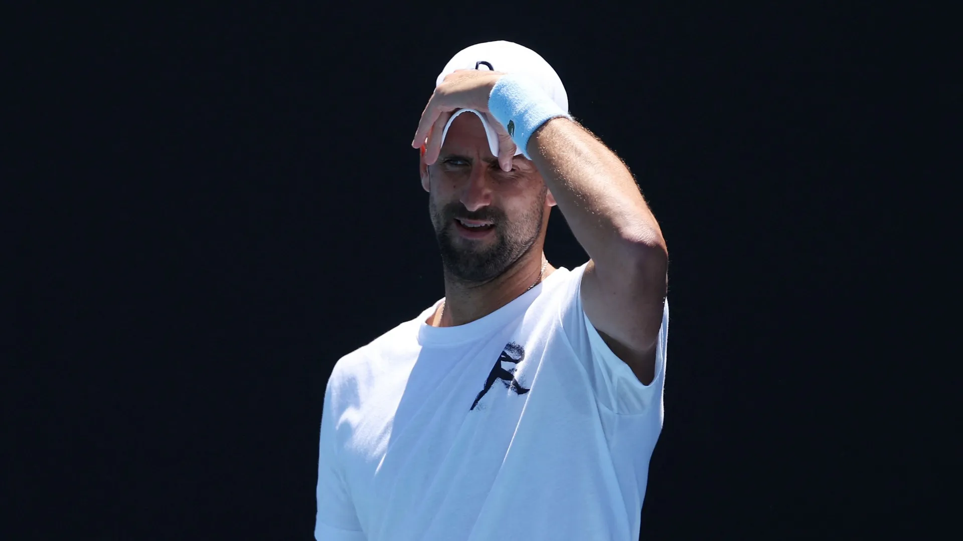 Novak Djokovic impérial pour sa 21e entrée en lice à l'Australian Open ...