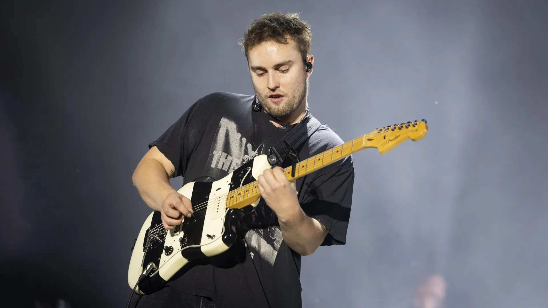 Sam Fender déjà tourné vers l’avenir après son album 'People Watching ...