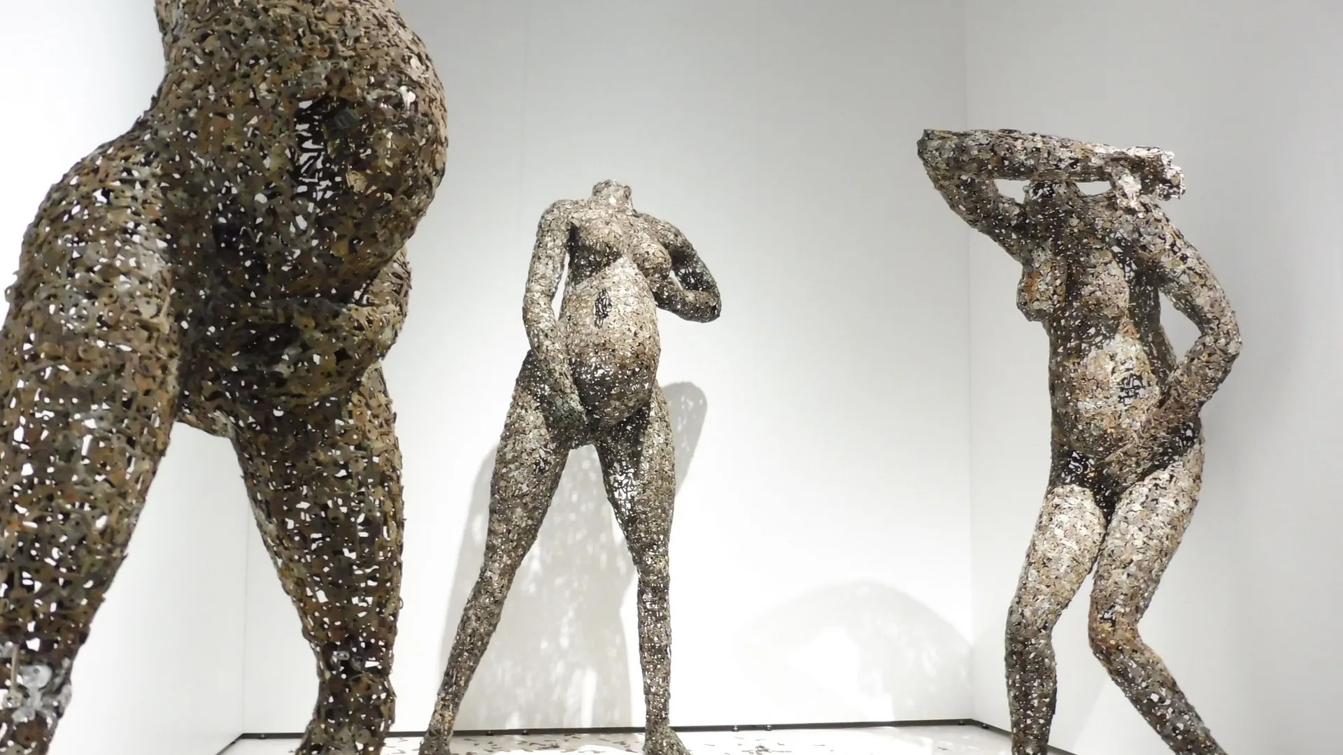 Freddy Tsimba à l'AfricaMuseum : 'recongoliser' le musée de Tervueren ...