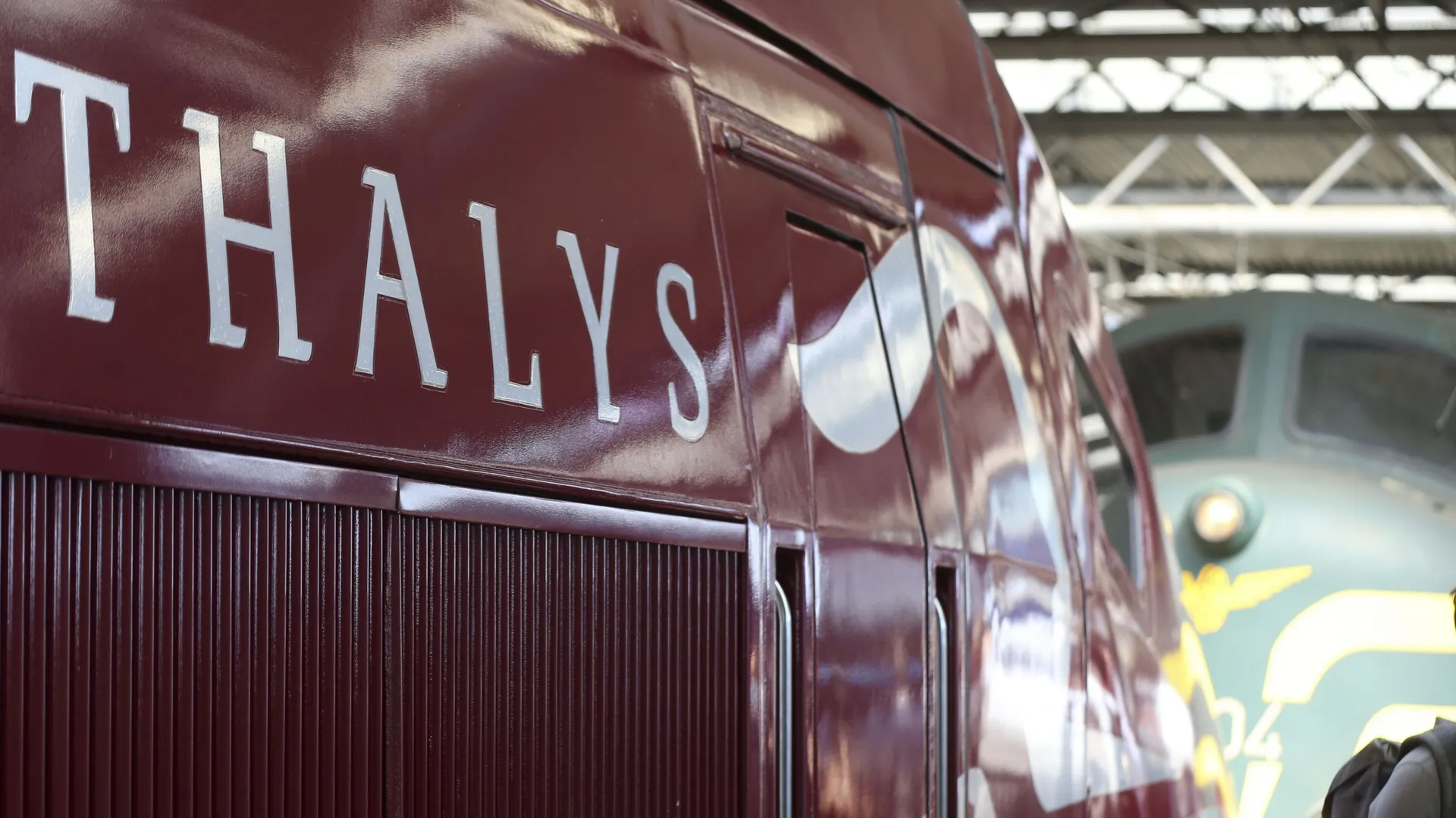 Thalys bloqué à hauteur d’Antoing : 800 personnes ont dormi dans des ...