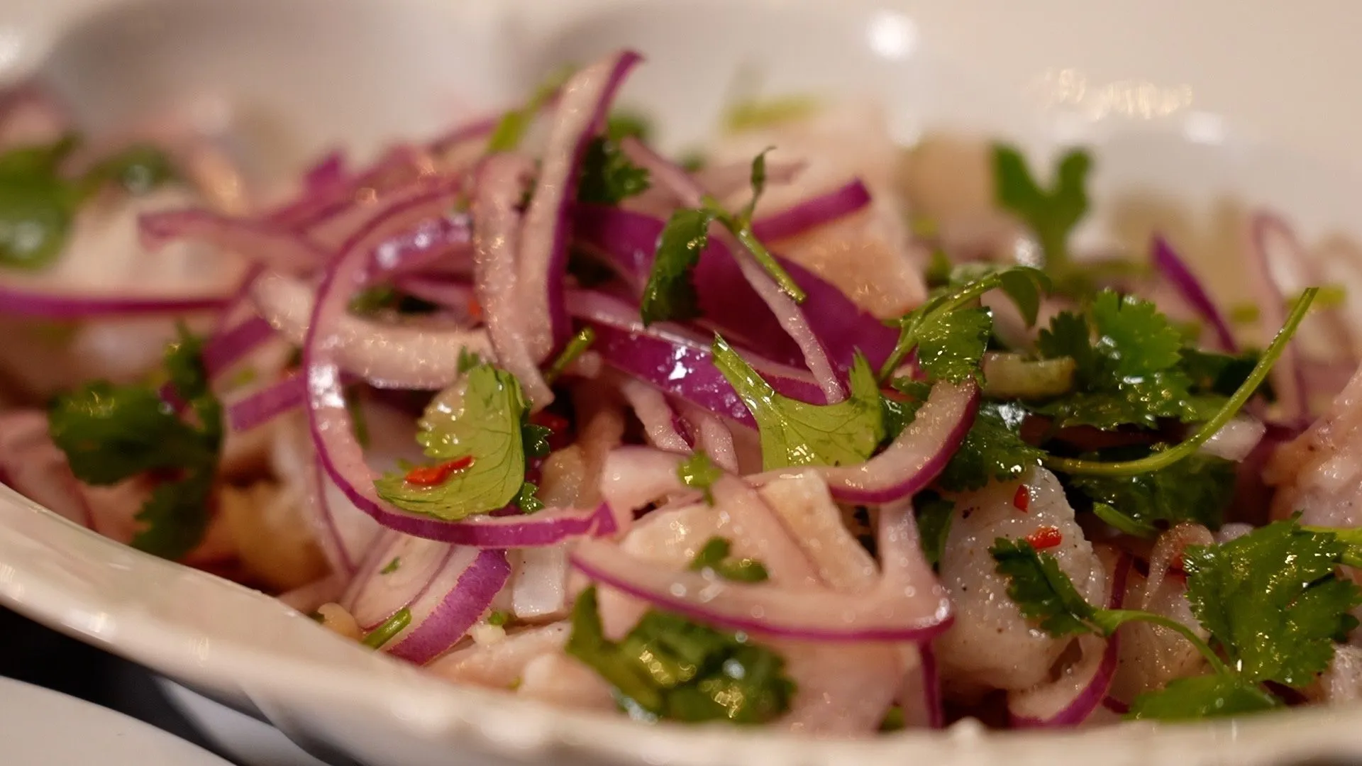 La recette de ceviche de camarones de Juan Arbelaez - RTBF Actus