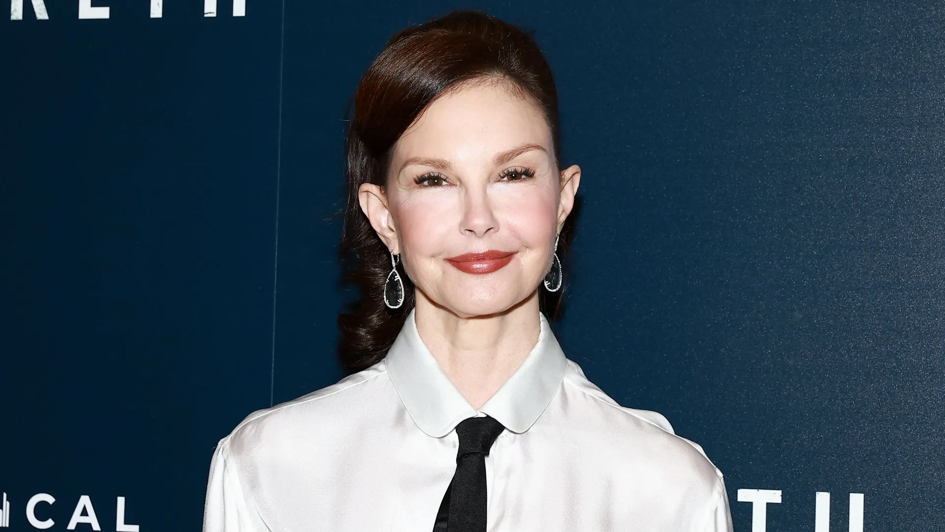 Modèle de résilience, l'actrice Ashley Judd, affirme avec une joie ...